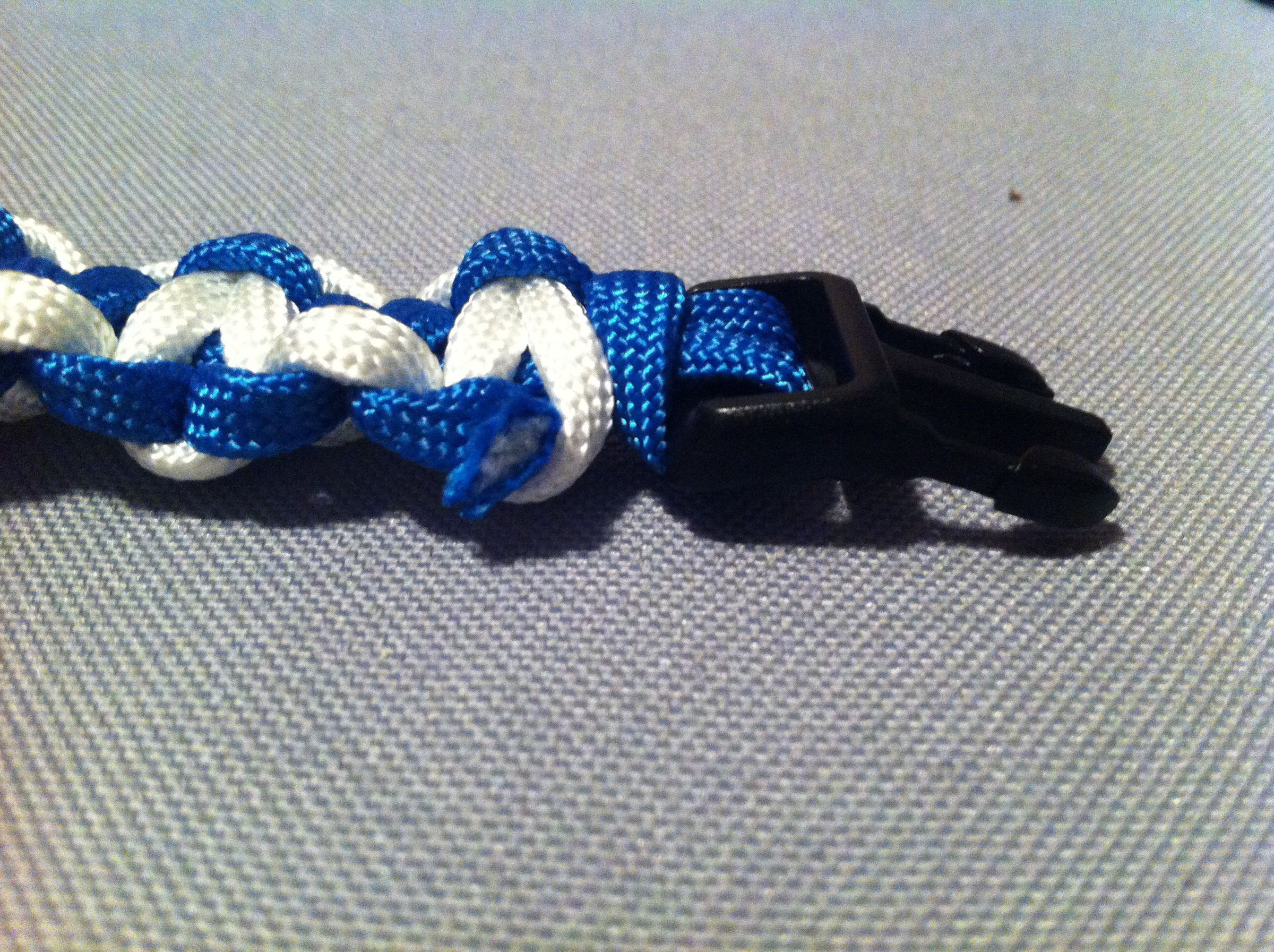 Paracord Heart Bracelet : 5 Steps (with Pictures) - Instructables