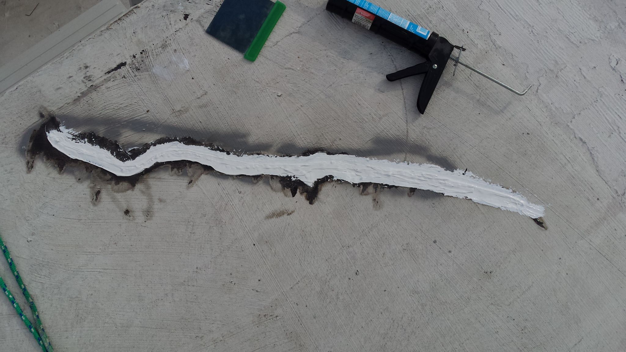 Crack Repair in Concrete Roof : 4 Steps (with Pictures) - Instructables