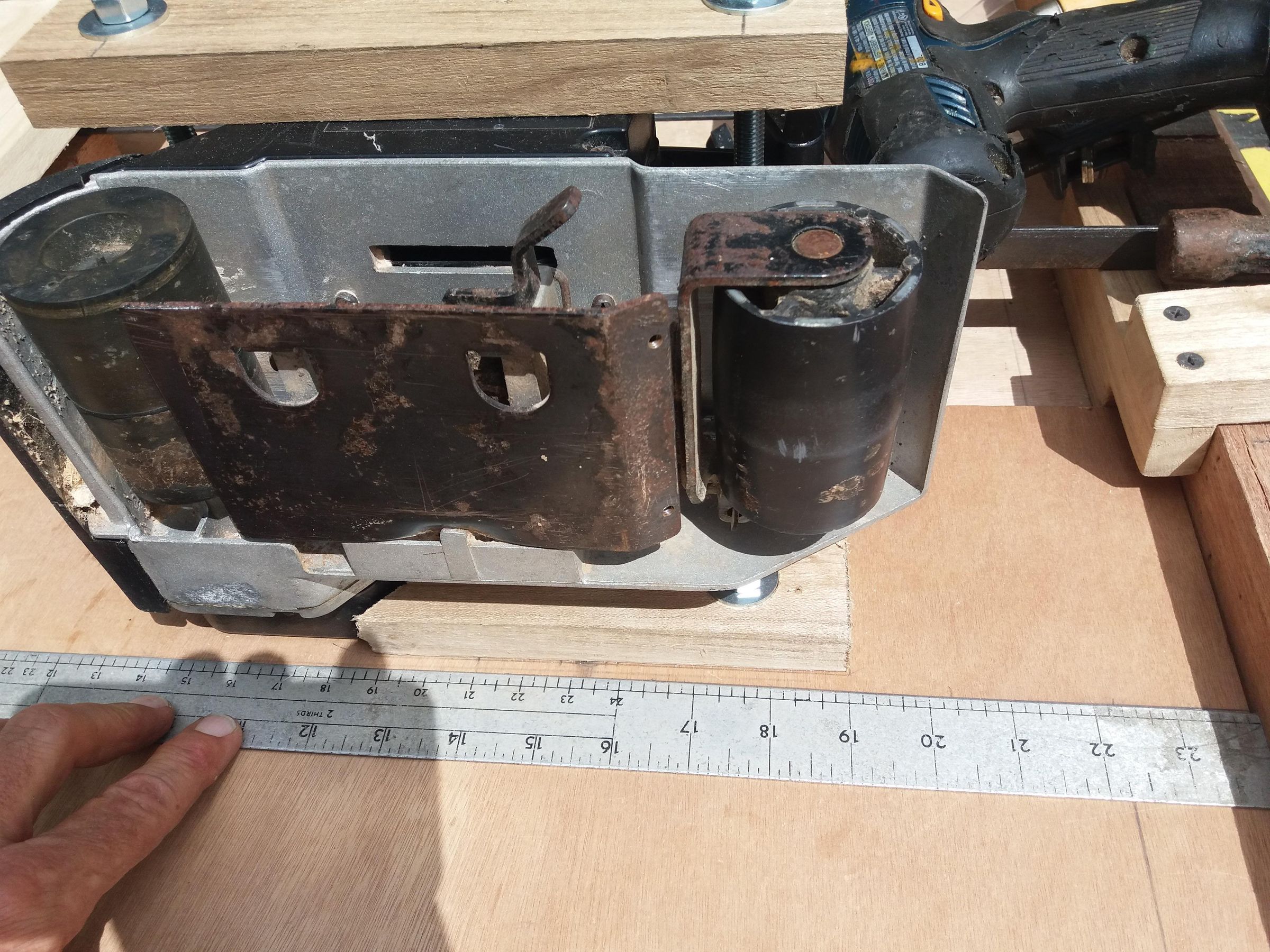 Benchtop Belt Sander Jig : 8 Steps (with Pictures) - Instructables