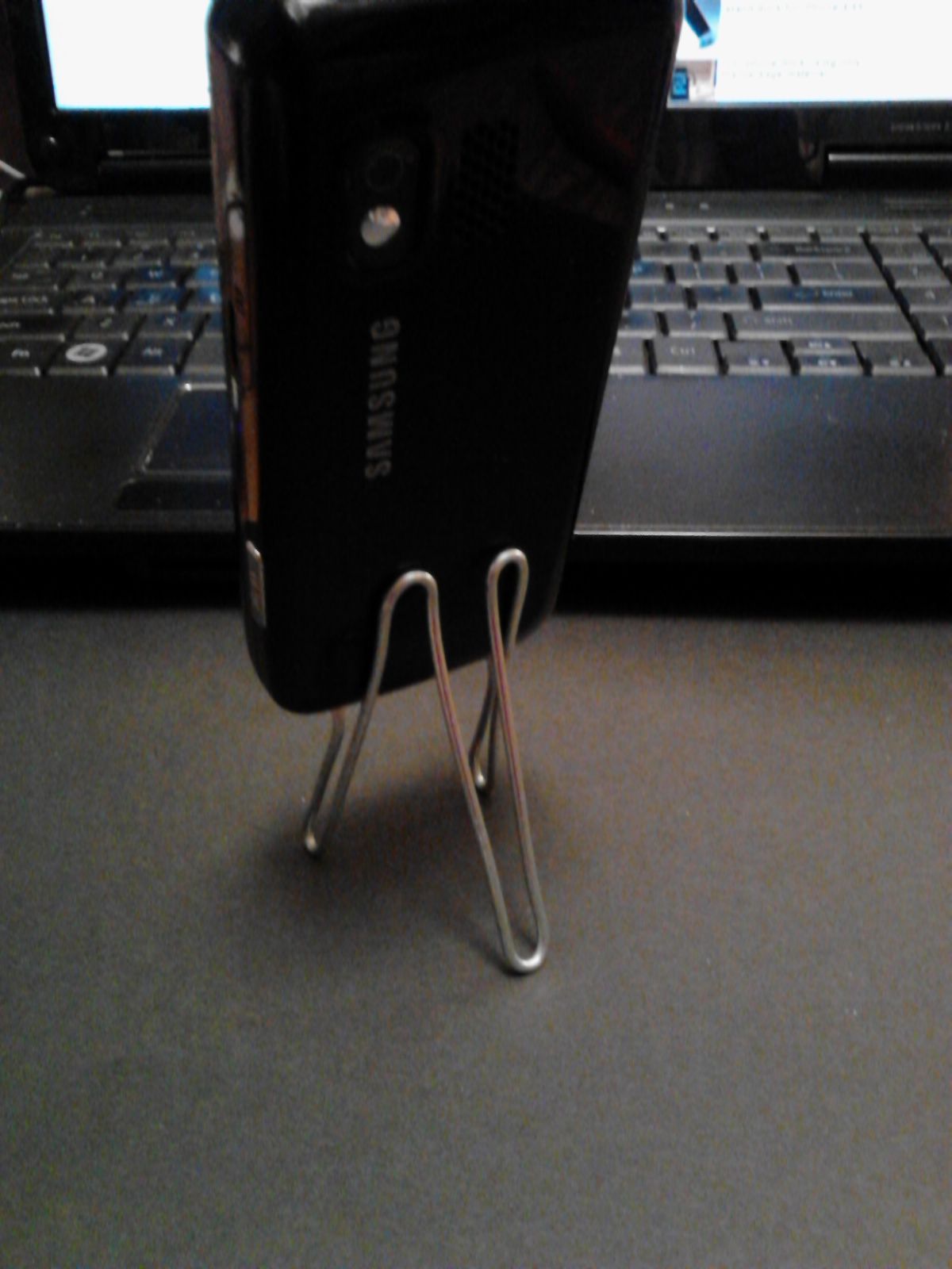 Wire Phone Stand : 9 Steps - Instructables