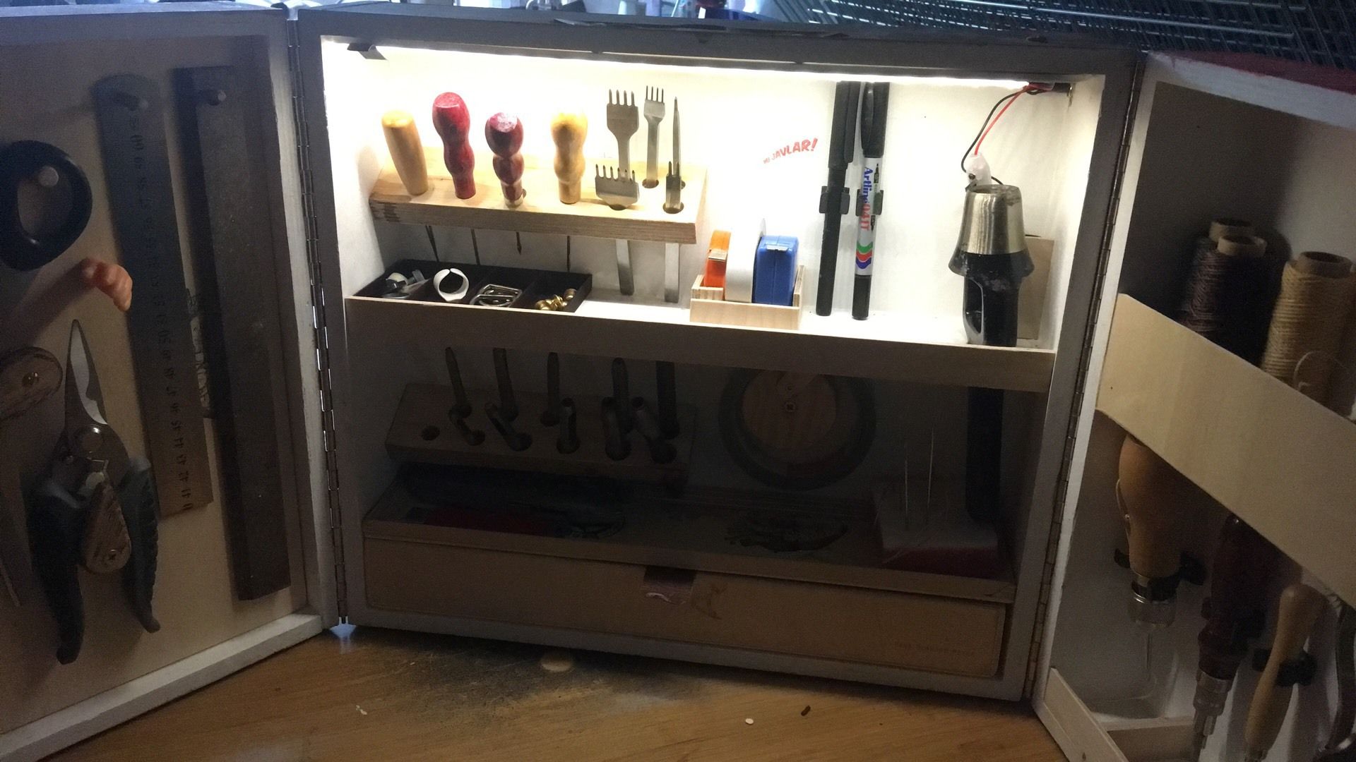 Portable Leather Workshop : 9 Steps (with Pictures) - Instructables