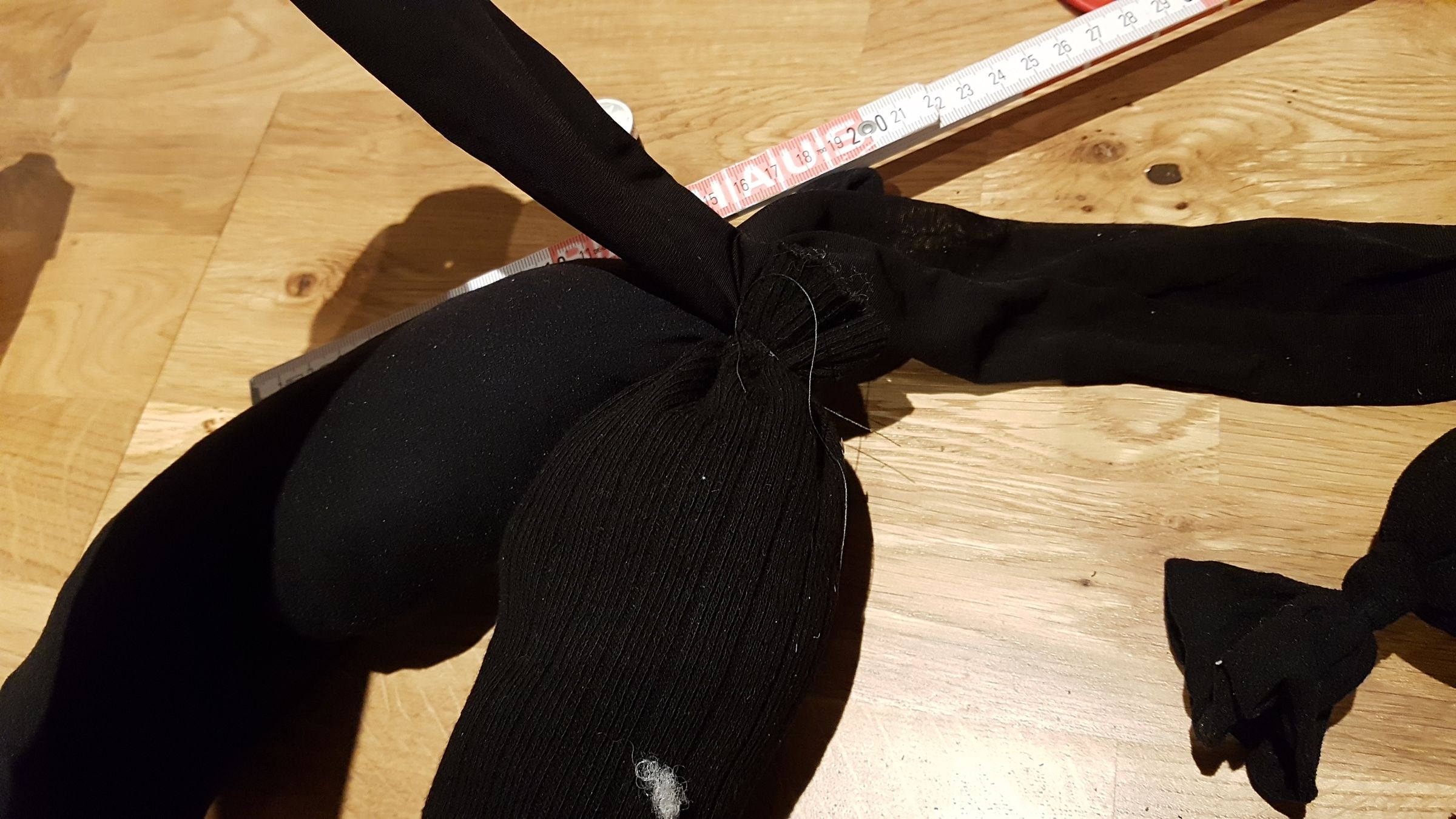 Easy Spider Costume : 6 Steps - Instructables