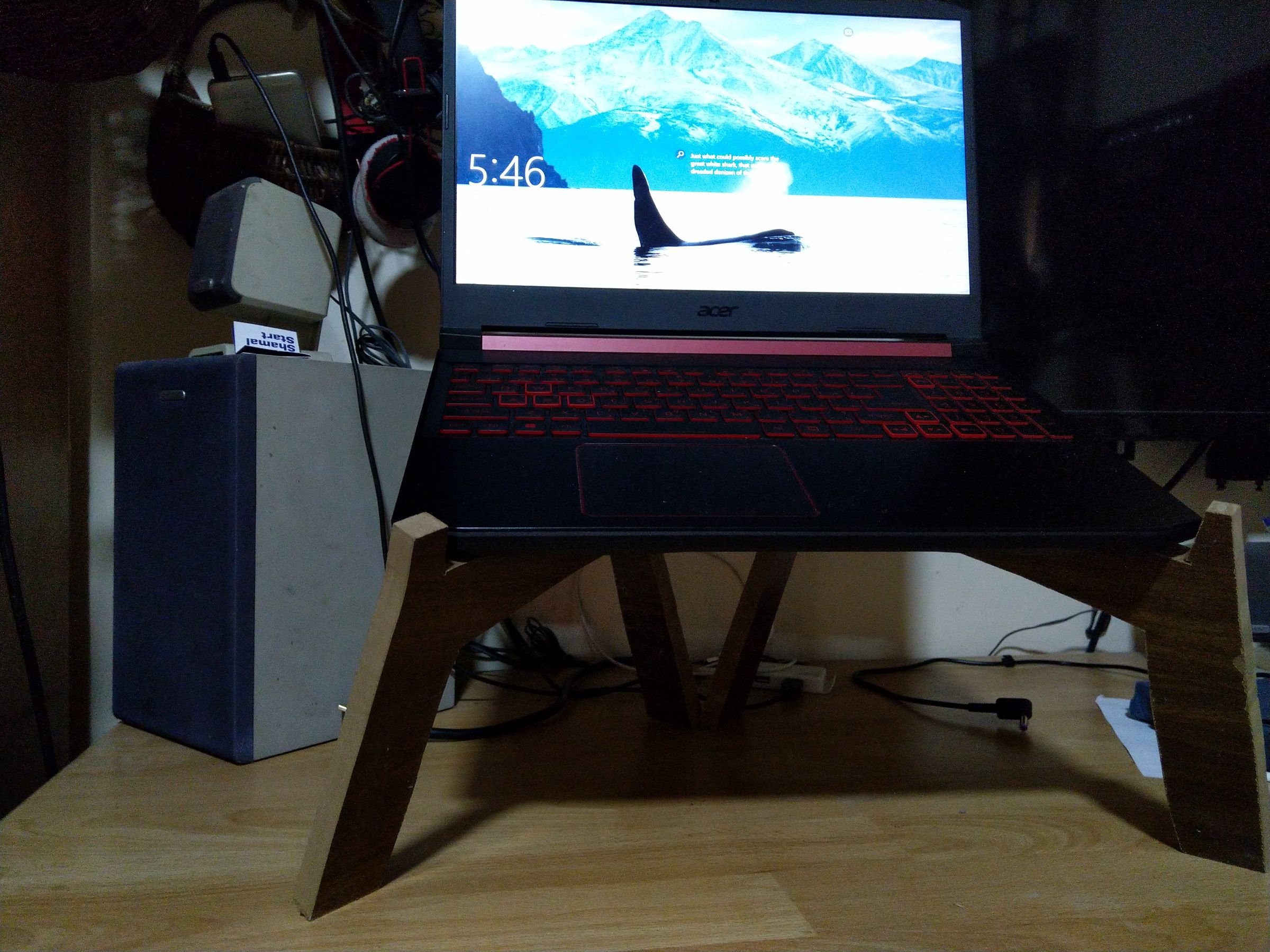 Plywood Laptop Stand : 10 Steps (with Pictures) - Instructables