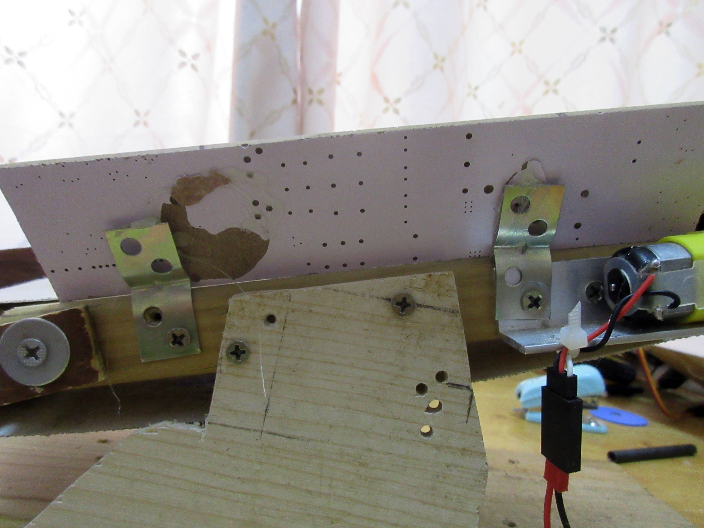 Build Mini Conveyor Belt As Slinky Machine : 7 Steps (with Pictures ...