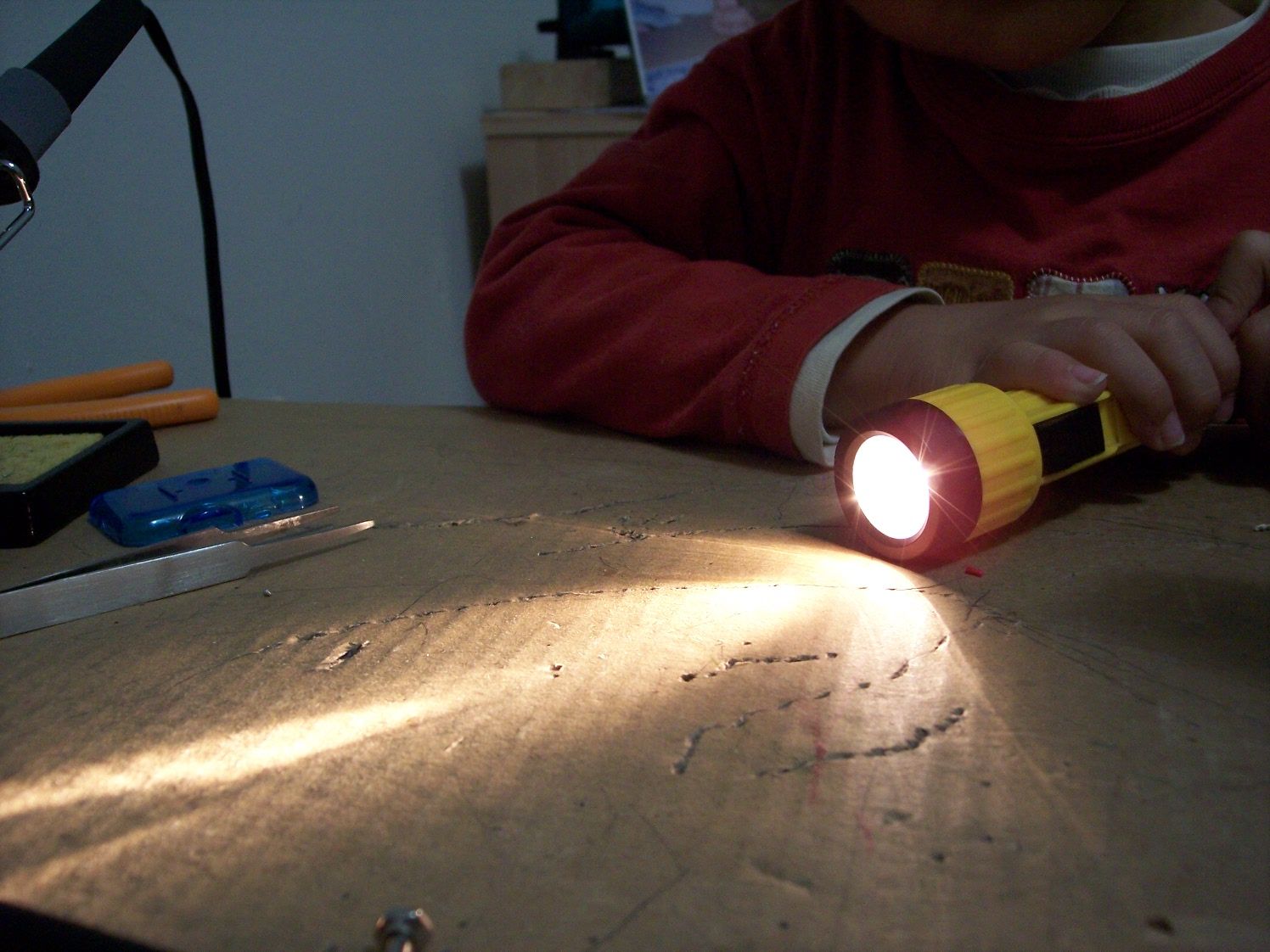 $1 to Repair Your Flashlight and Get a Bonus FM Radio Receiver. : 4 ...