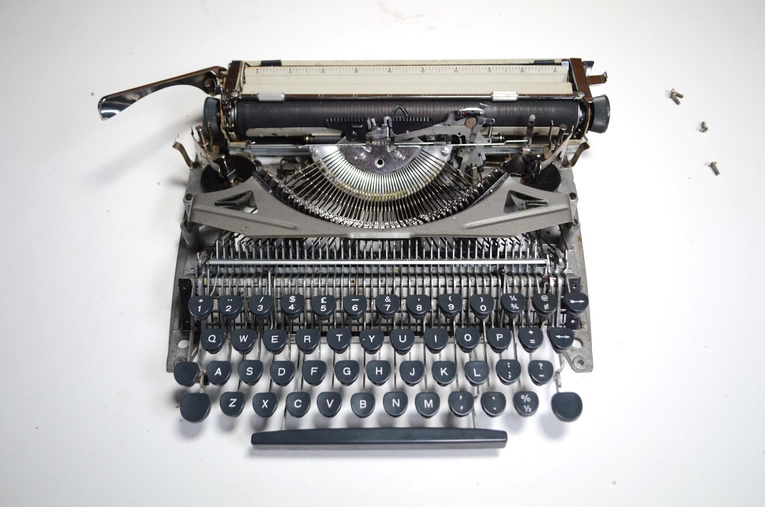 Junkbot Made From Typewriter Parts (mostly...) : 13 Steps (with ...