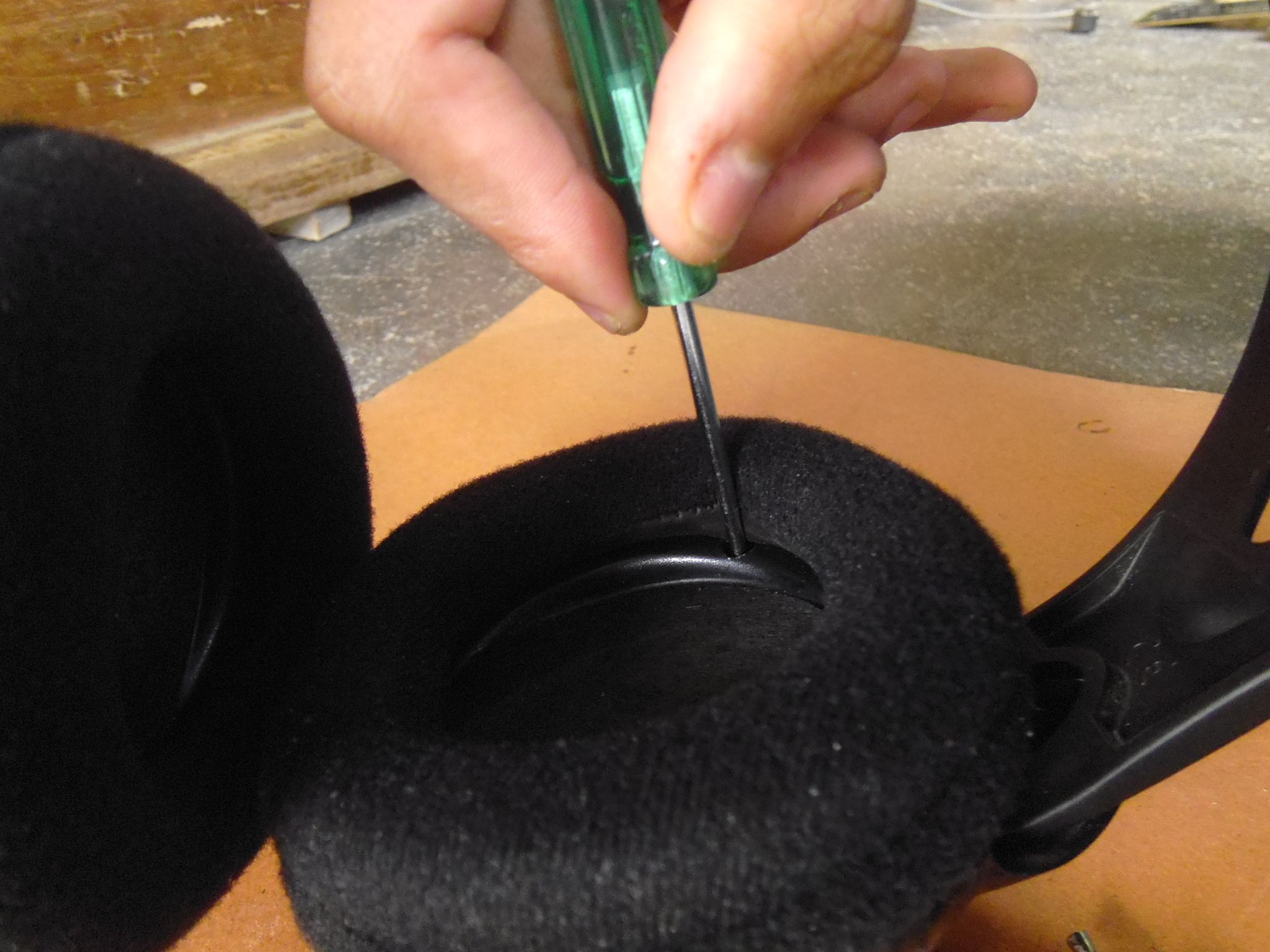 DIY- HOW TO MAKE WIRELESS HEADPHONES : 8 Steps (with Pictures ...