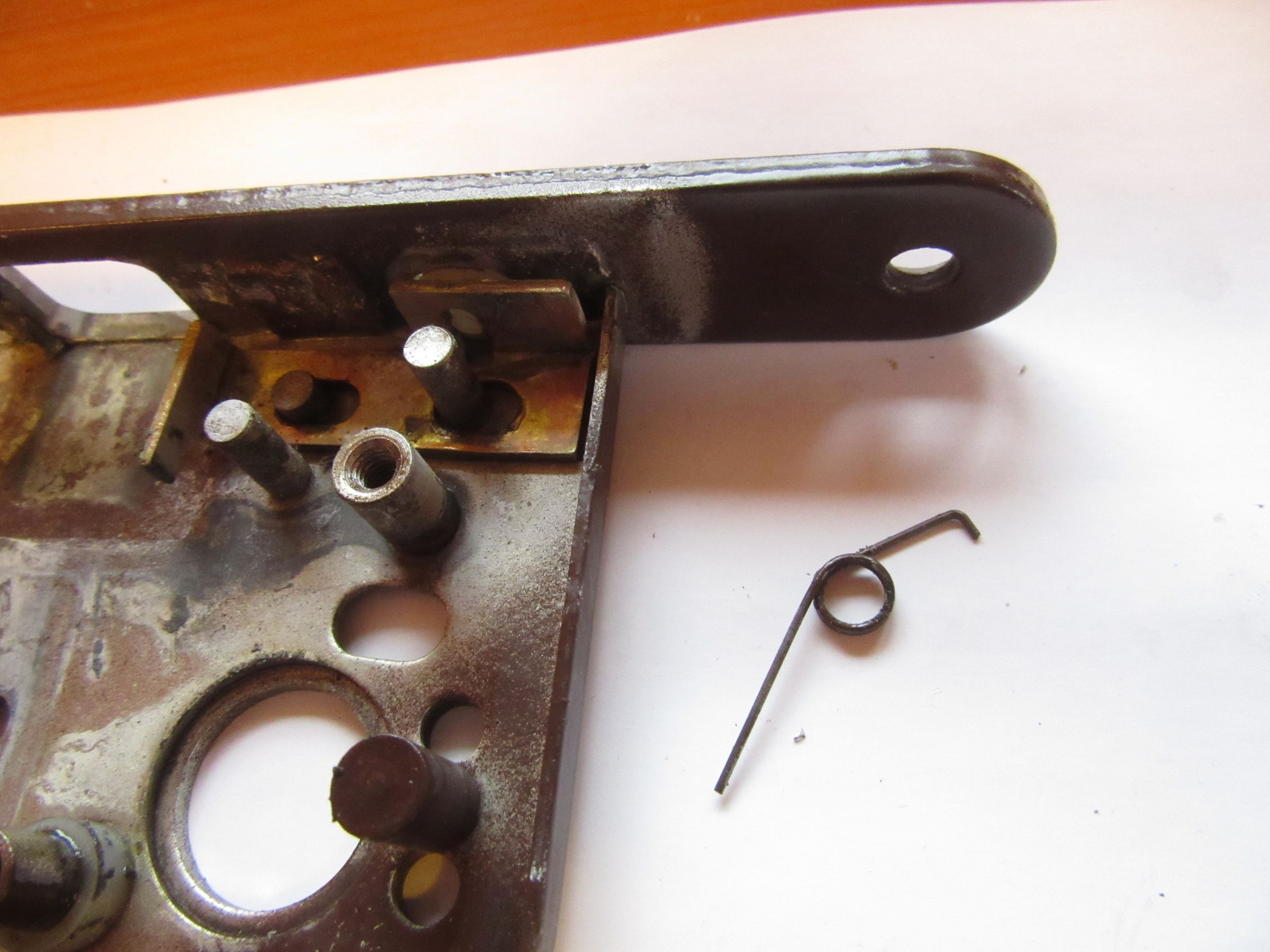 How to Disassemble a Boda 4235 Lock Case (Abloy 4235) : 5 Steps ...