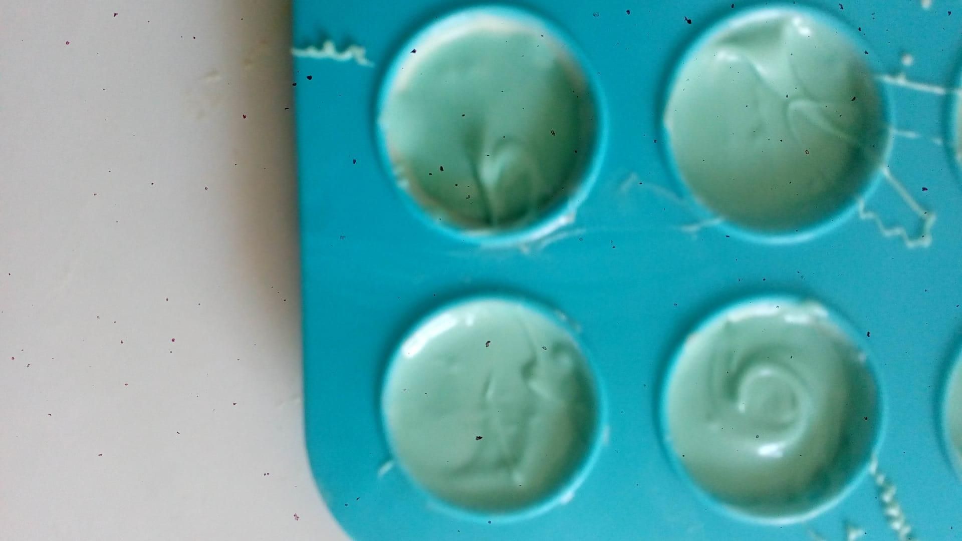 Blue and White Bon Bons : 5 Steps - Instructables