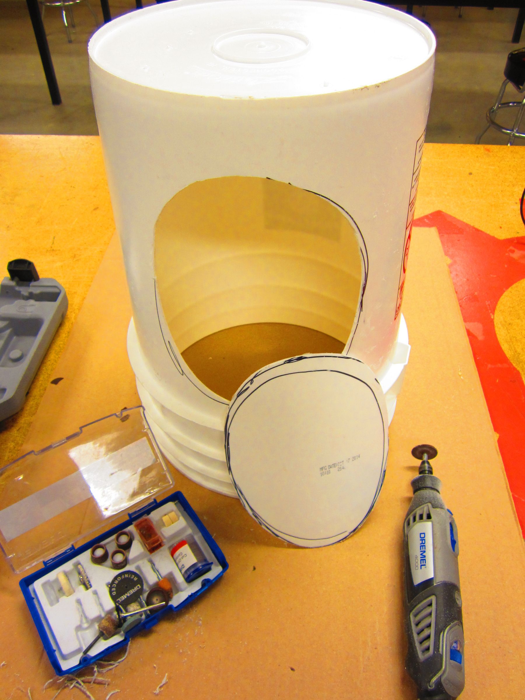 Thrifty Bucket Tree Stump : 6 Steps (with Pictures) - Instructables