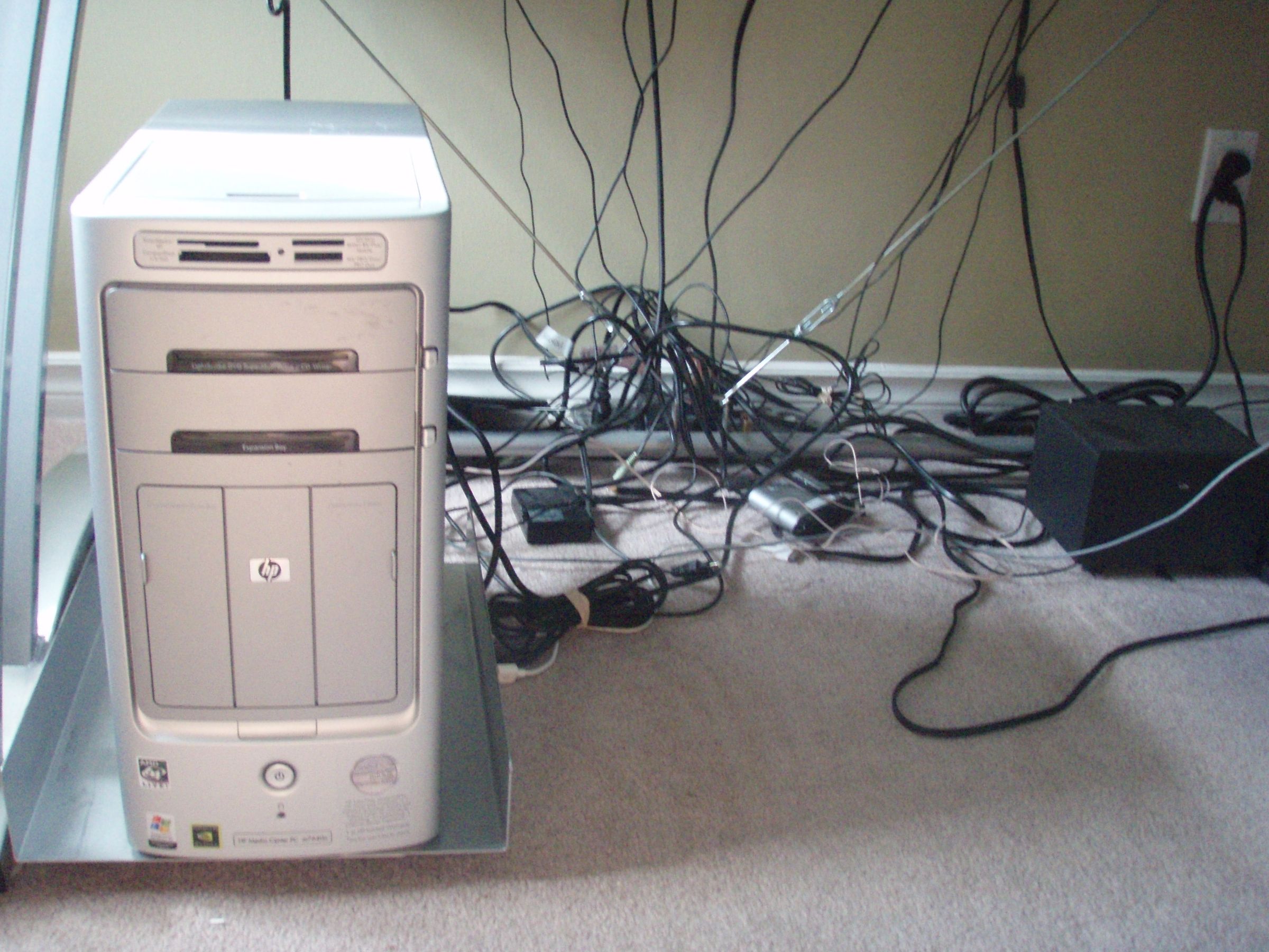 How to Disassemble a Computer : 16 Steps (with Pictures) - Instructables