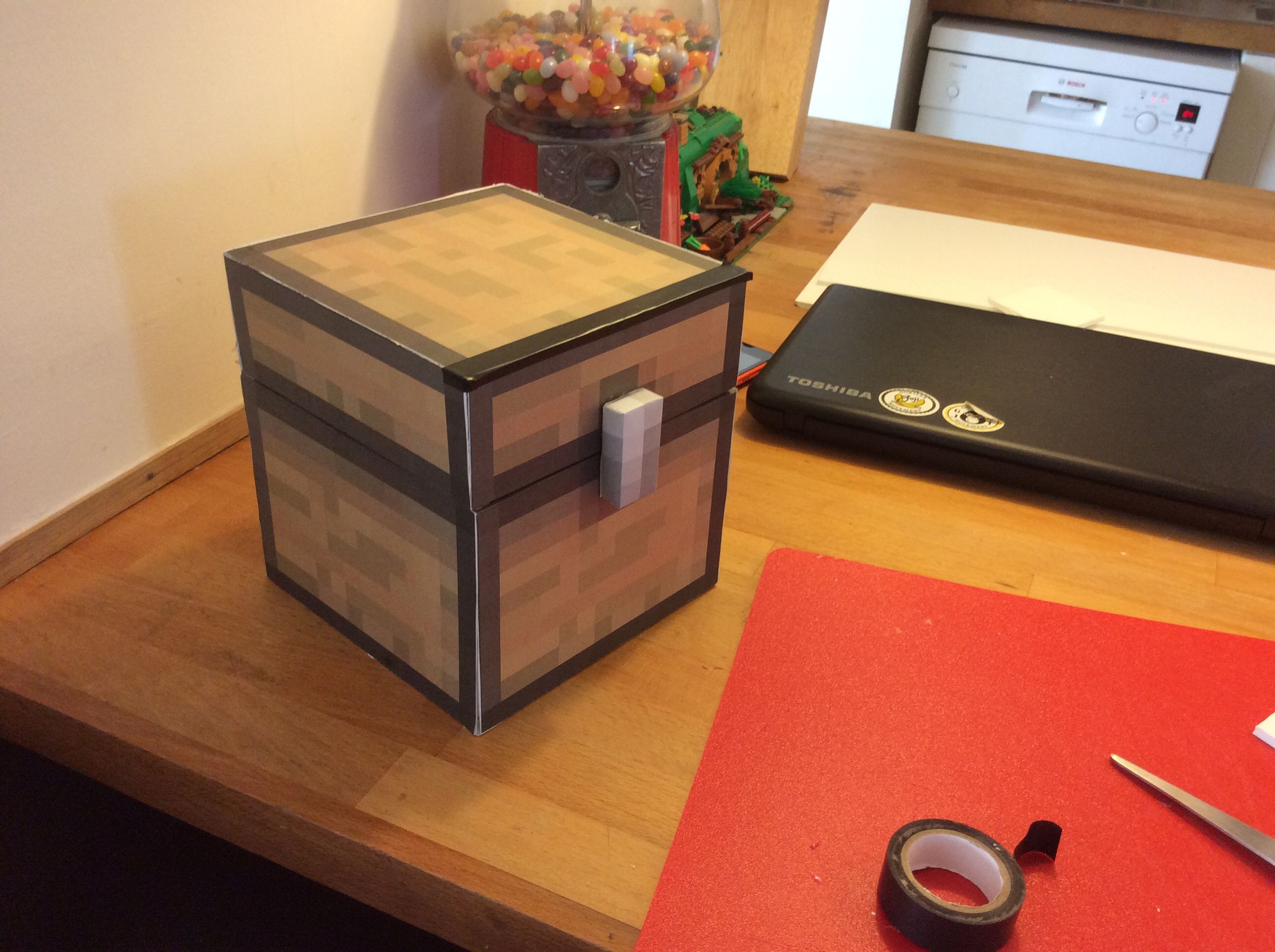 Minecraft Chest : 8 Steps - Instructables