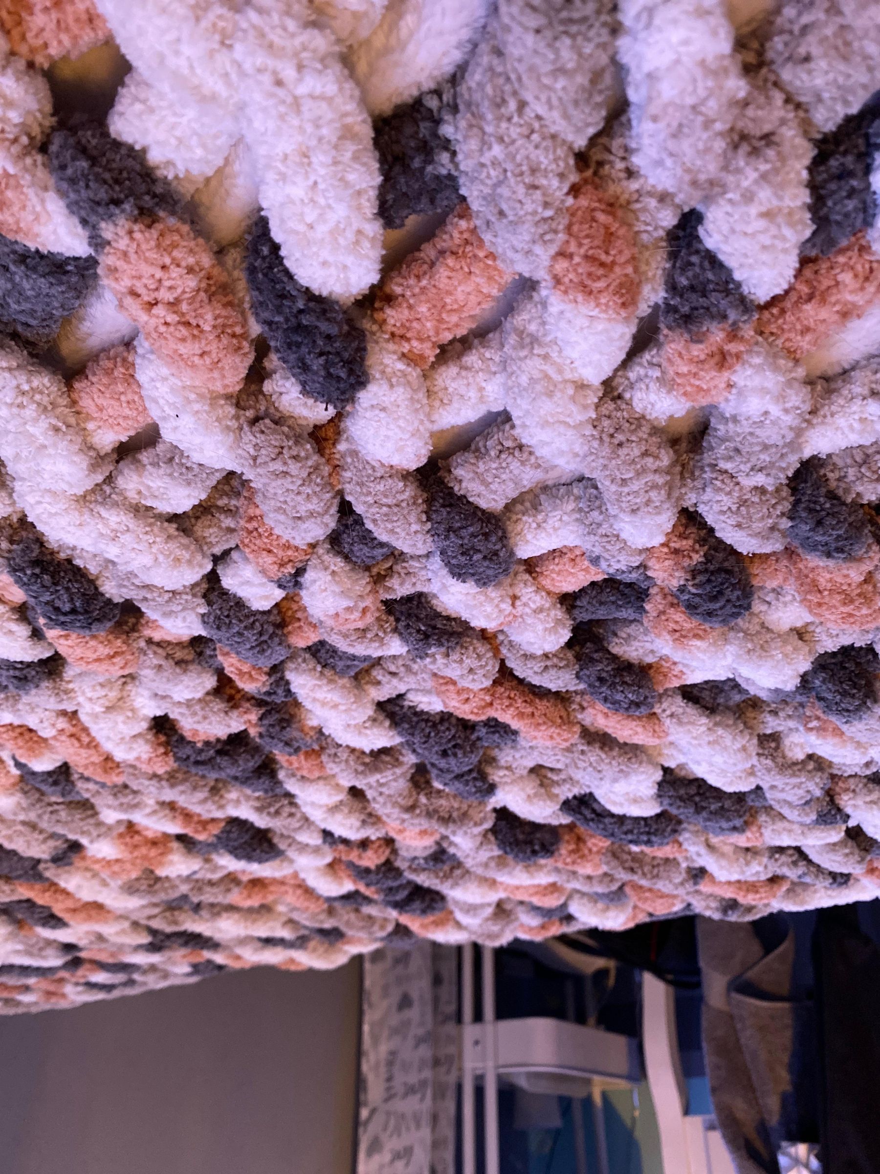 Easy Chunky Hand-Knitted Blanket in One Hour : 9 Steps (with Pictures ...