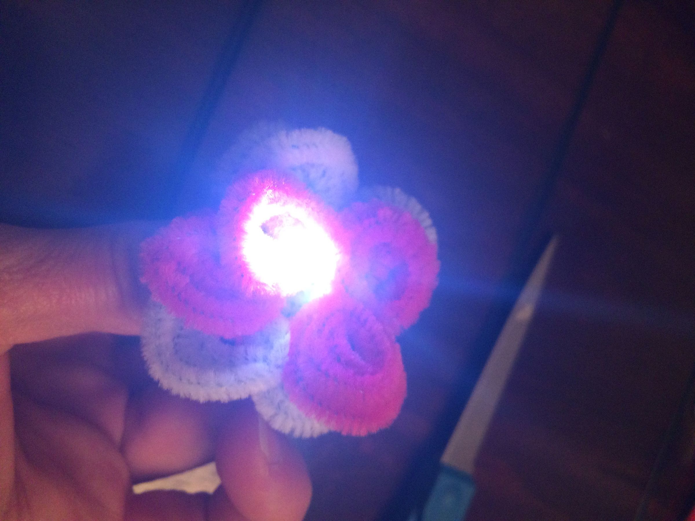 LED Pipe Cleaner Ring : 7 Steps (with Pictures) - Instructables
