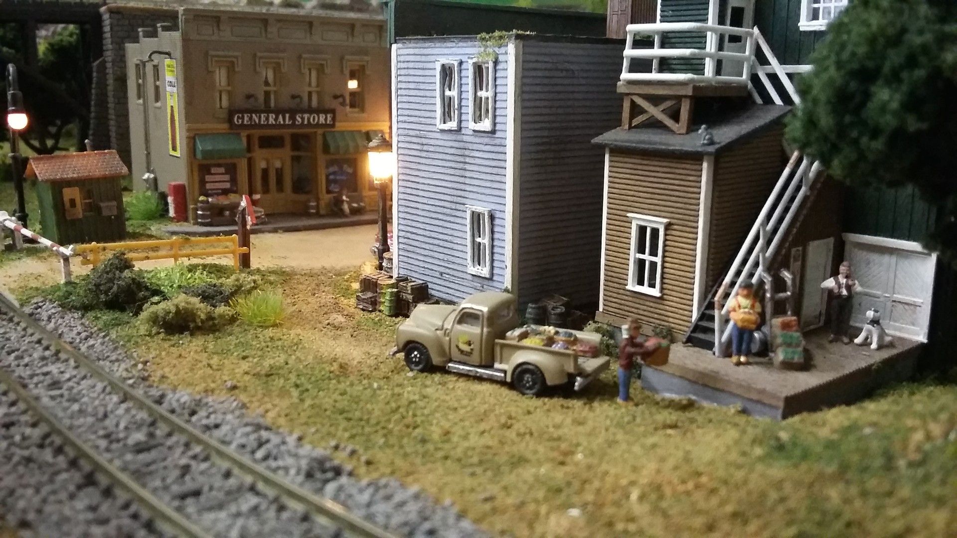 LooVille ModelRailroad : 25 Steps (with Pictures) - Instructables