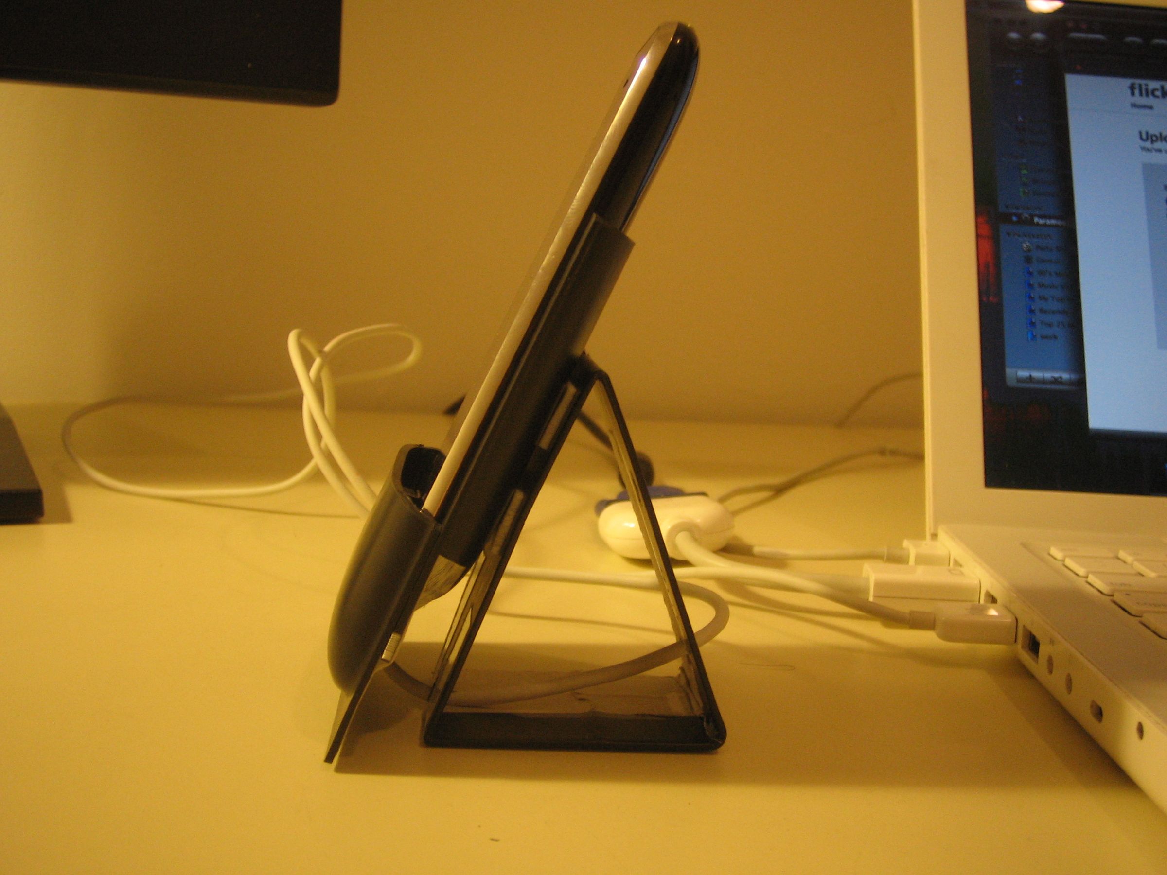 DIY Iphone Dock Using Only the Package Material : 8 Steps - Instructables