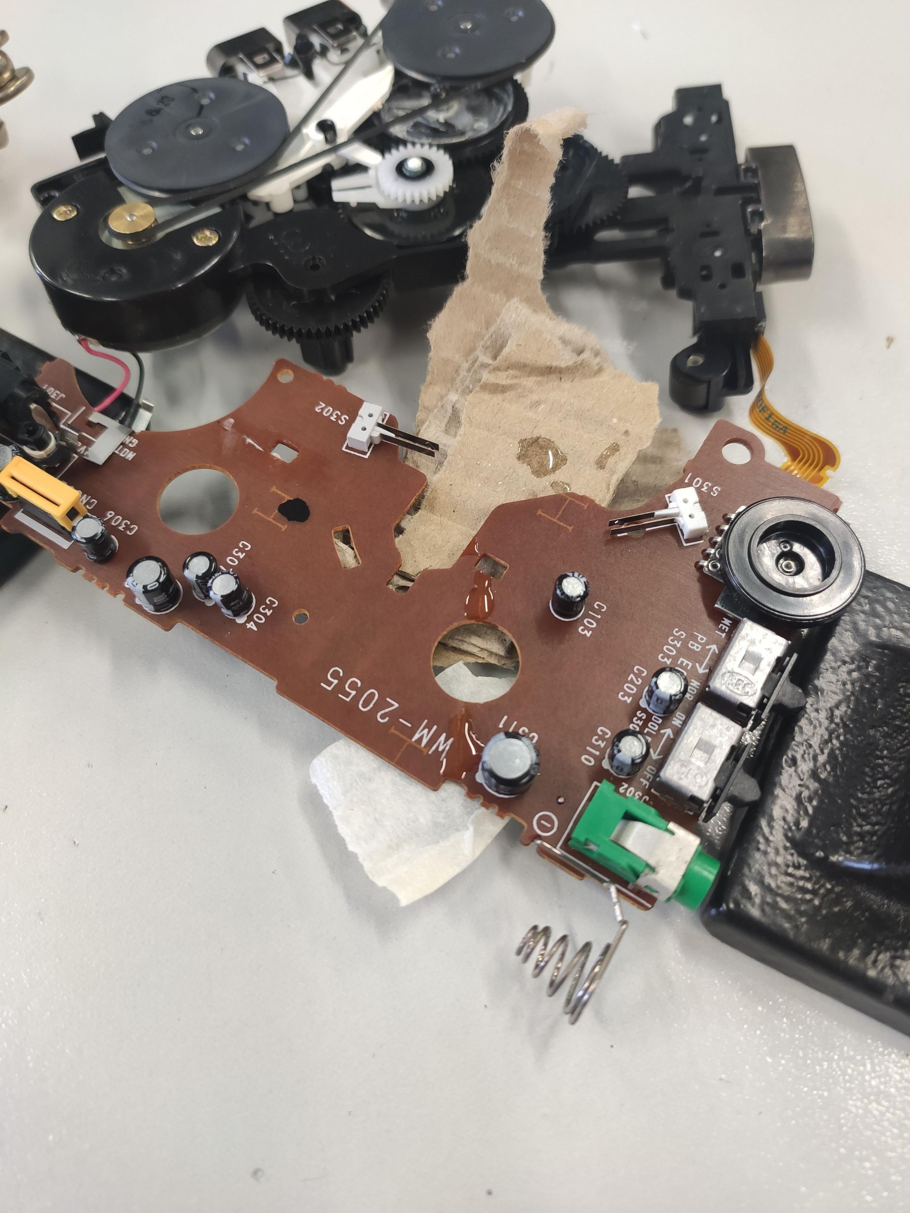 How to Repair a Snapped/Cracked PCB (Circuit Board) : 5 Steps ...