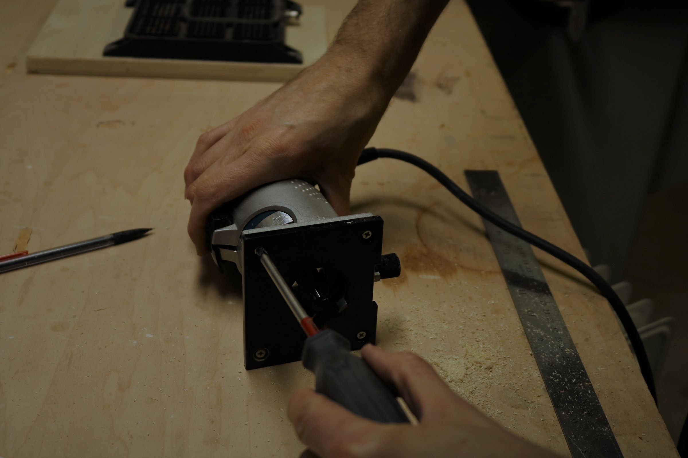 Scalable Router Sled and Thicknessing Jig : 11 Steps (with Pictures ...