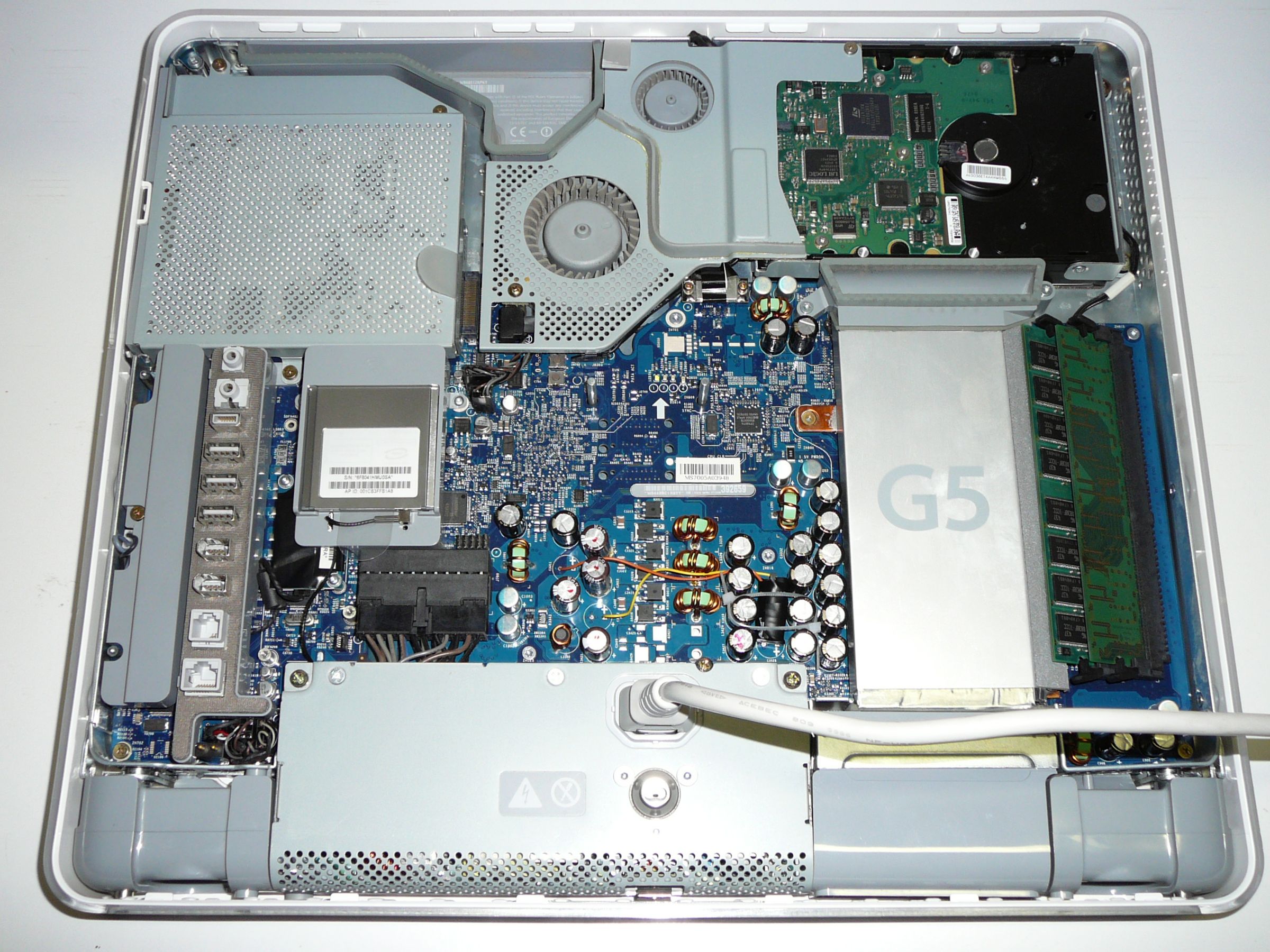 Imac G5 DIY Capacitors Repair : 9 Steps (with Pictures) - Instructables