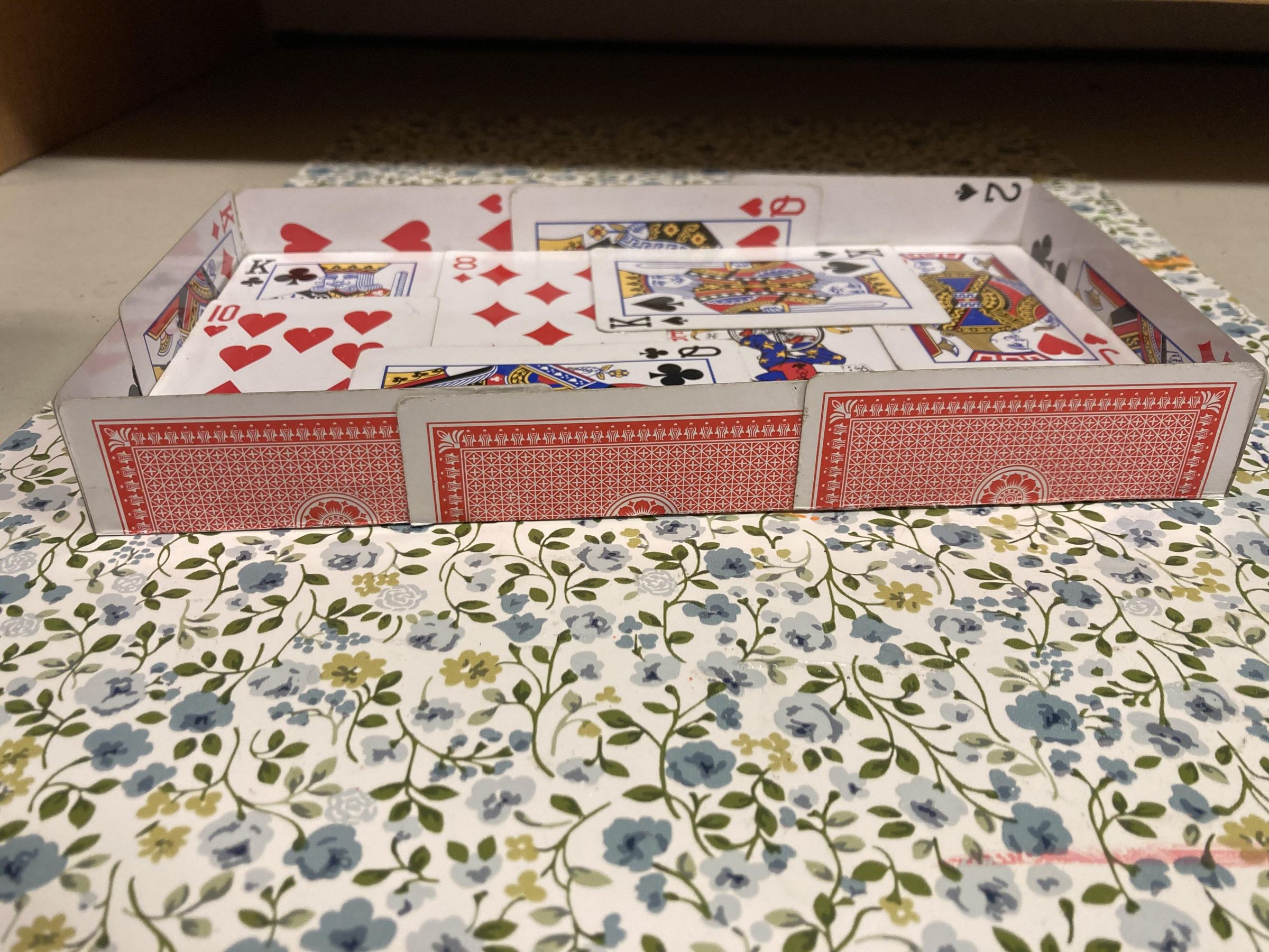 Tray Made Out of Cards : 6 Steps - Instructables
