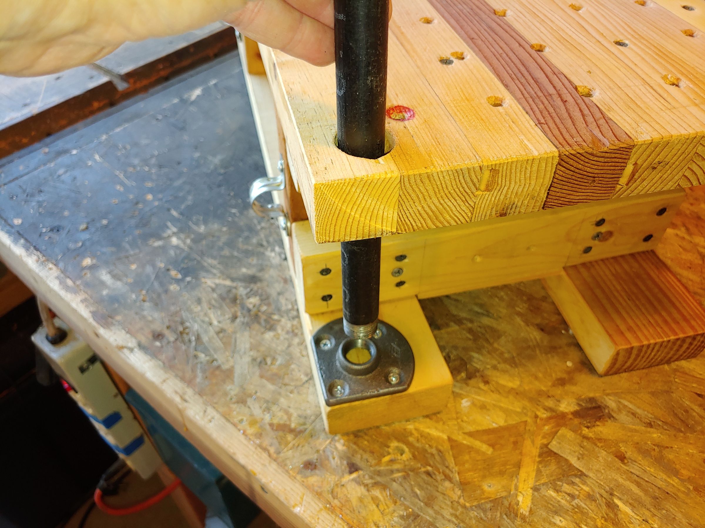 Mini-Work Bench : 10 Steps - Instructables