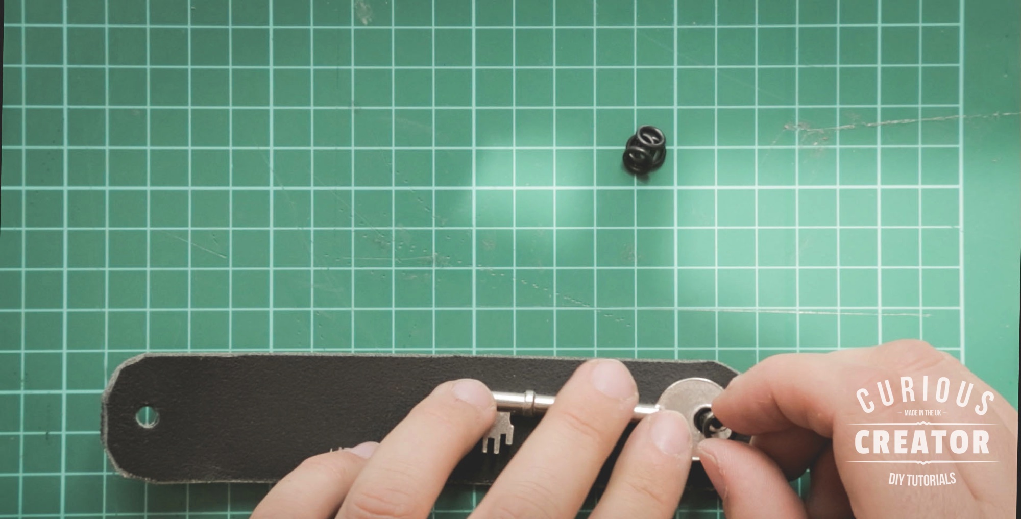 Swivel Leather Key Fob : 5 Steps (with Pictures) - Instructables