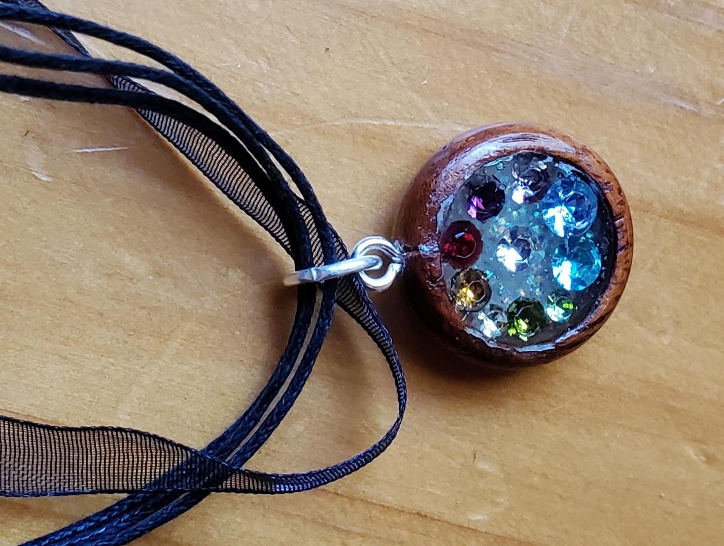Rainbow Rhinestone Pendant : 7 Steps (with Pictures) - Instructables