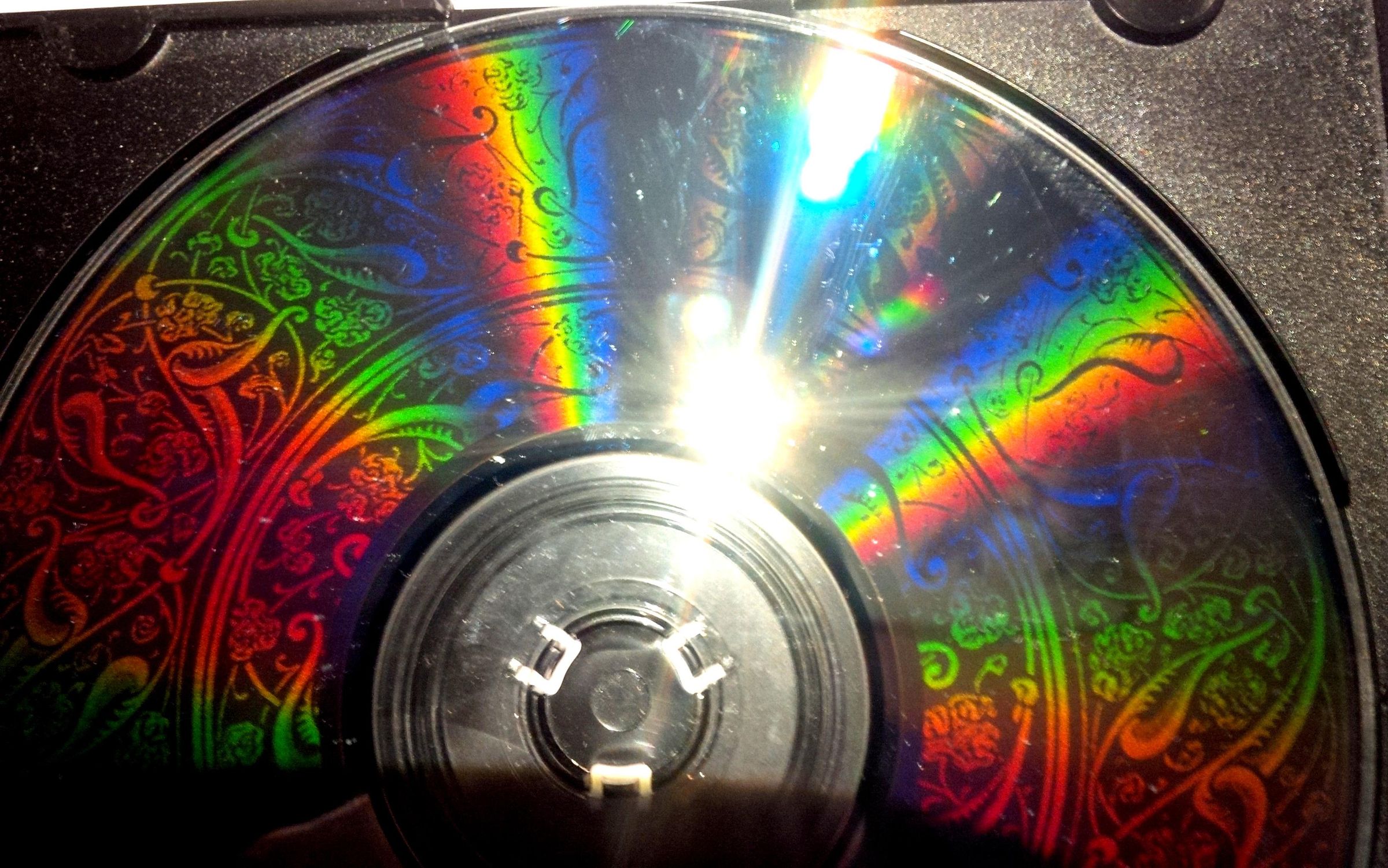 Burning Pictures on a Compact Disc Surface : 8 Steps (with Pictures ...