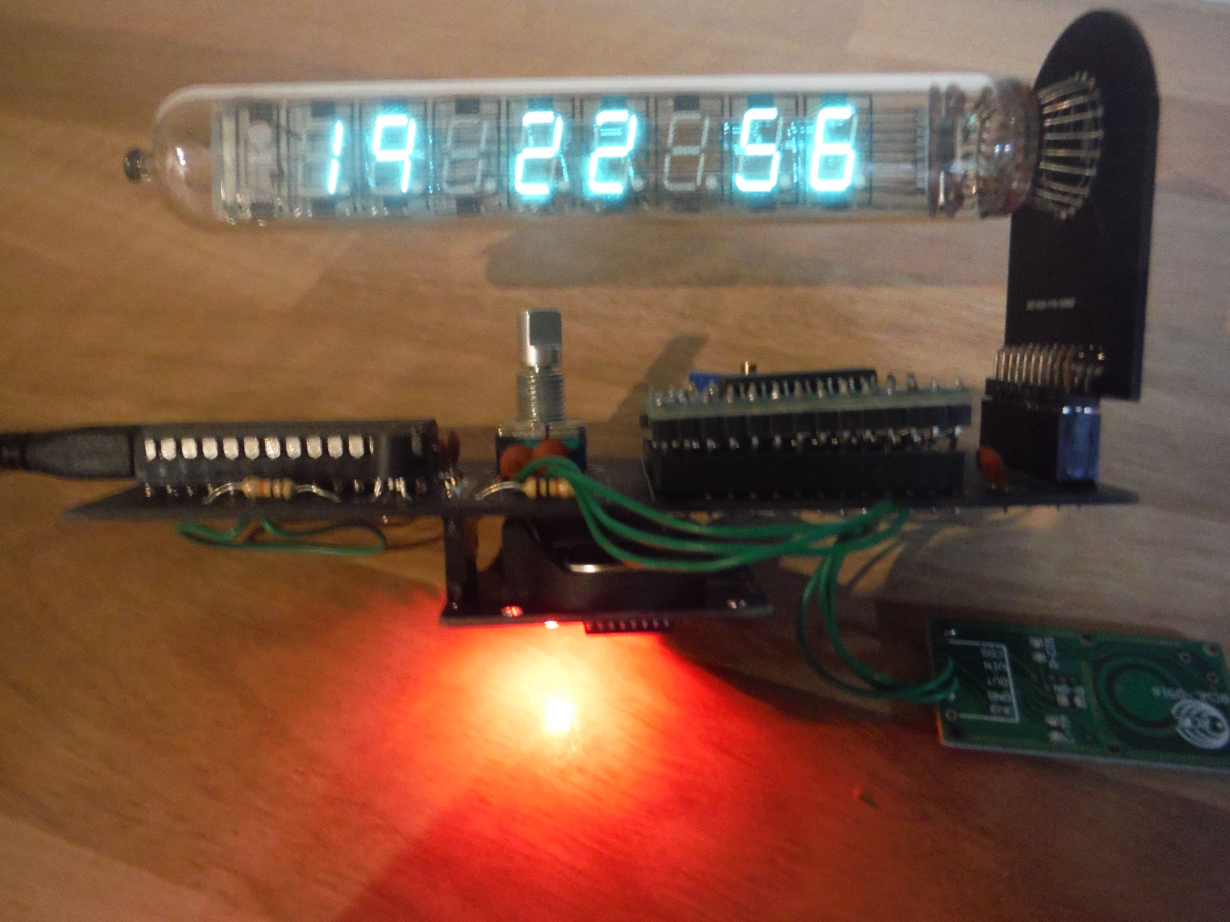 VFD Digital Clock With Low Component Count. : 11 Steps - Instructables