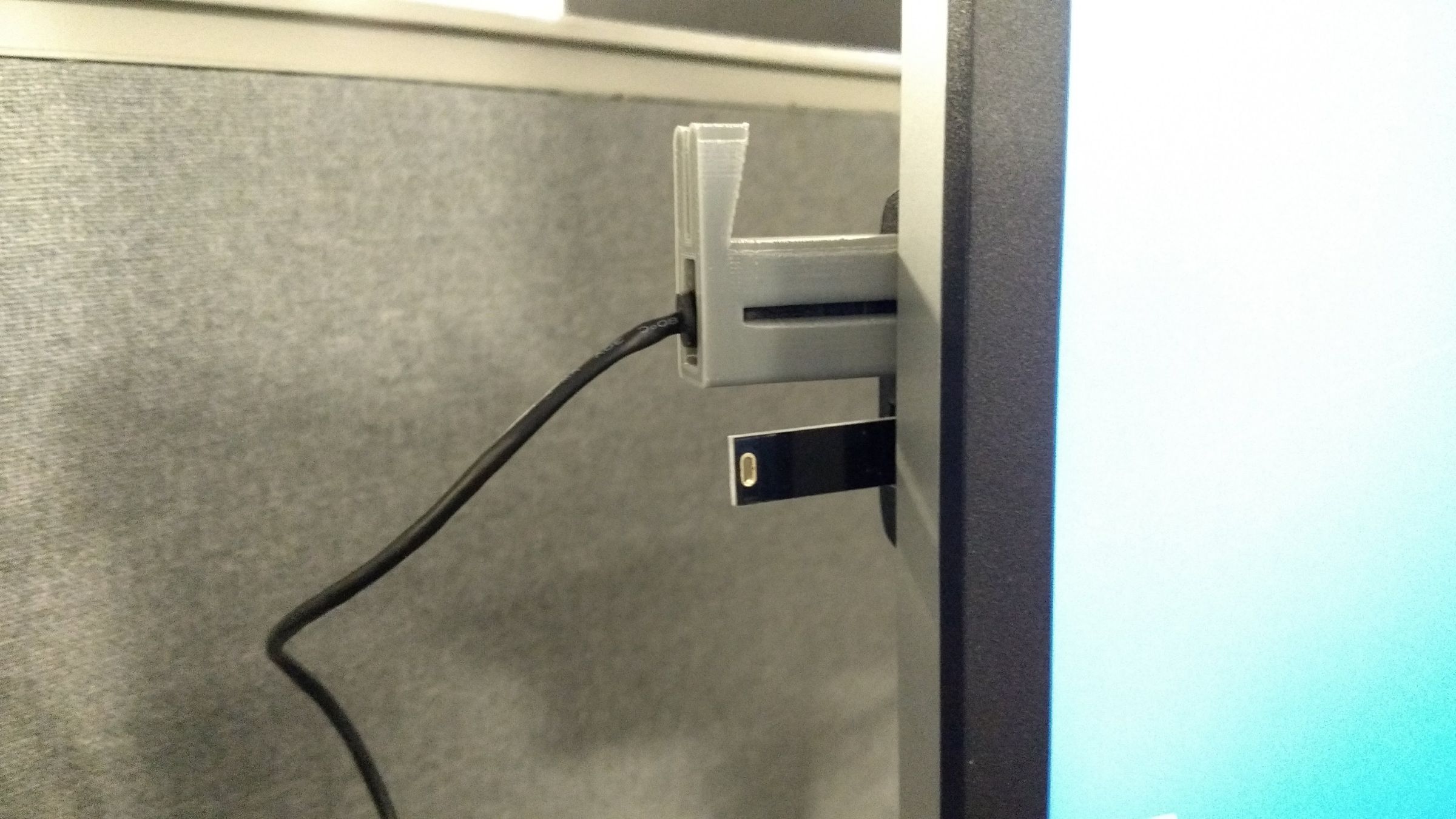 3D Printed USB Hanger Hook : 3 Steps - Instructables
