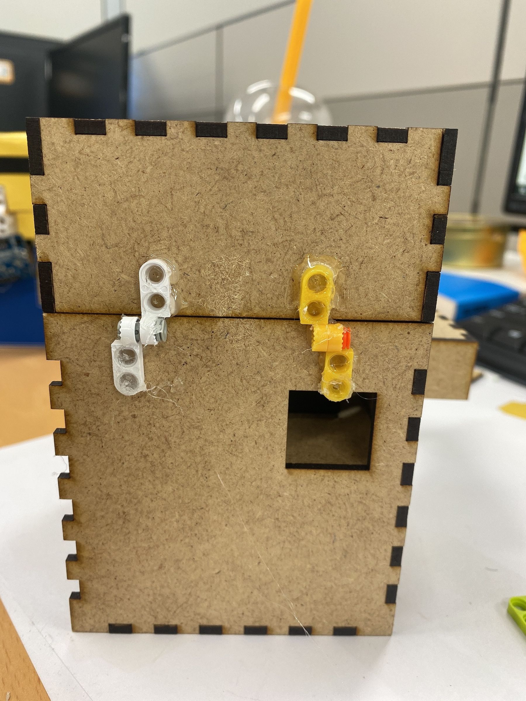 Minion Coin Eating Robot : 19 Steps (with Pictures) - Instructables
