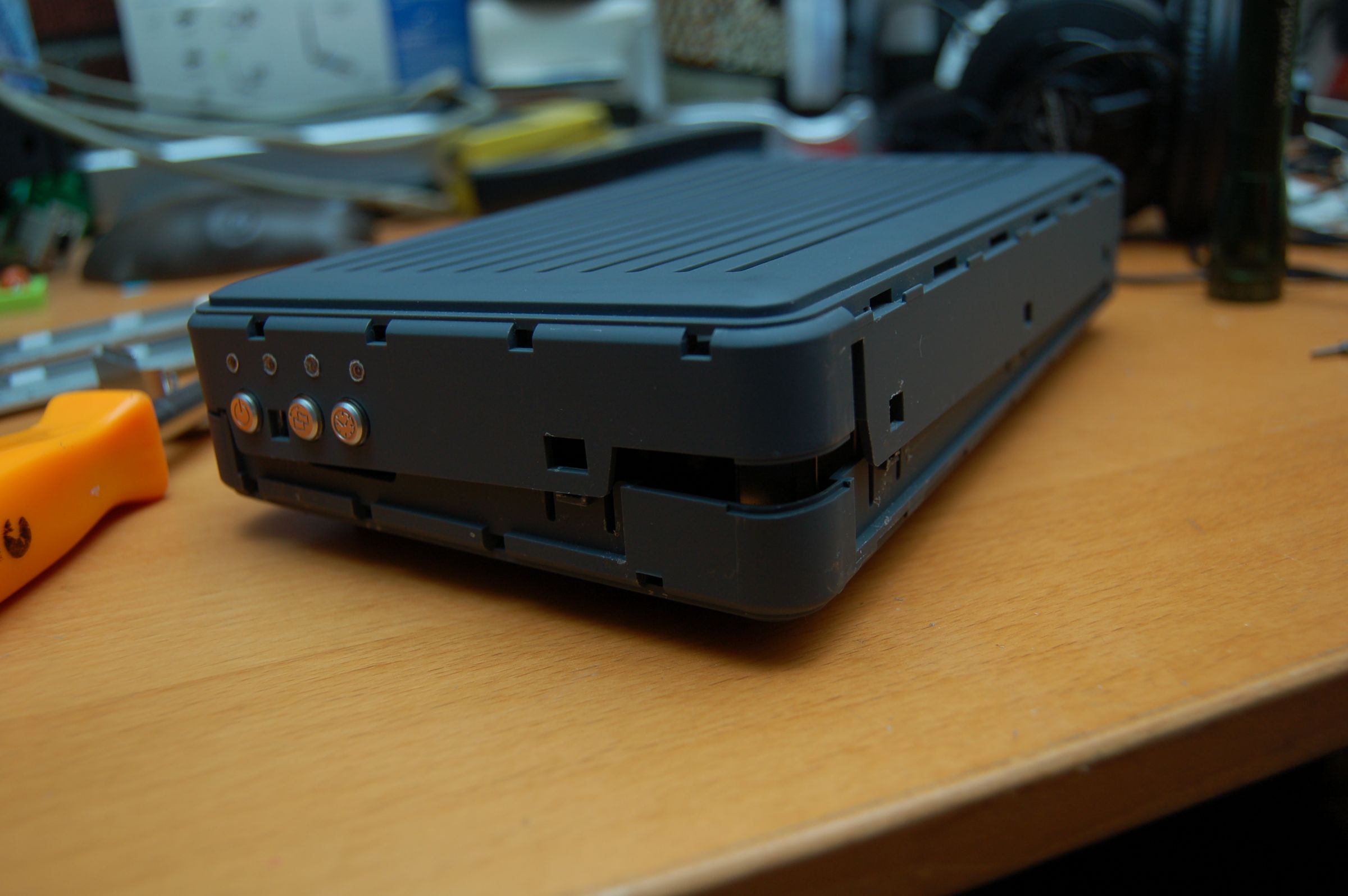 How to Open a Western Digital Dual-Option USB Enclosure : 5 Steps ...