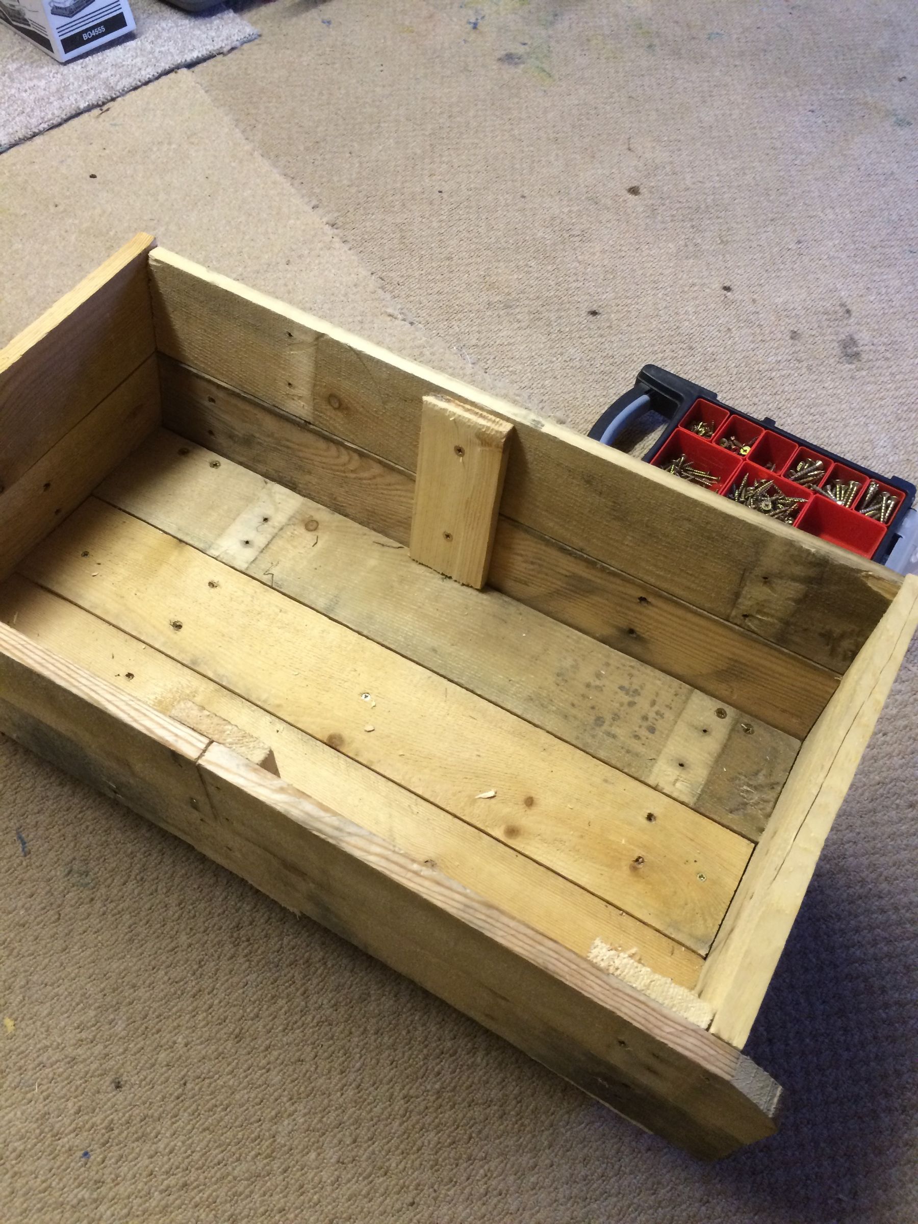 Two Pallets Herb Trough : 4 Steps (with Pictures) - Instructables