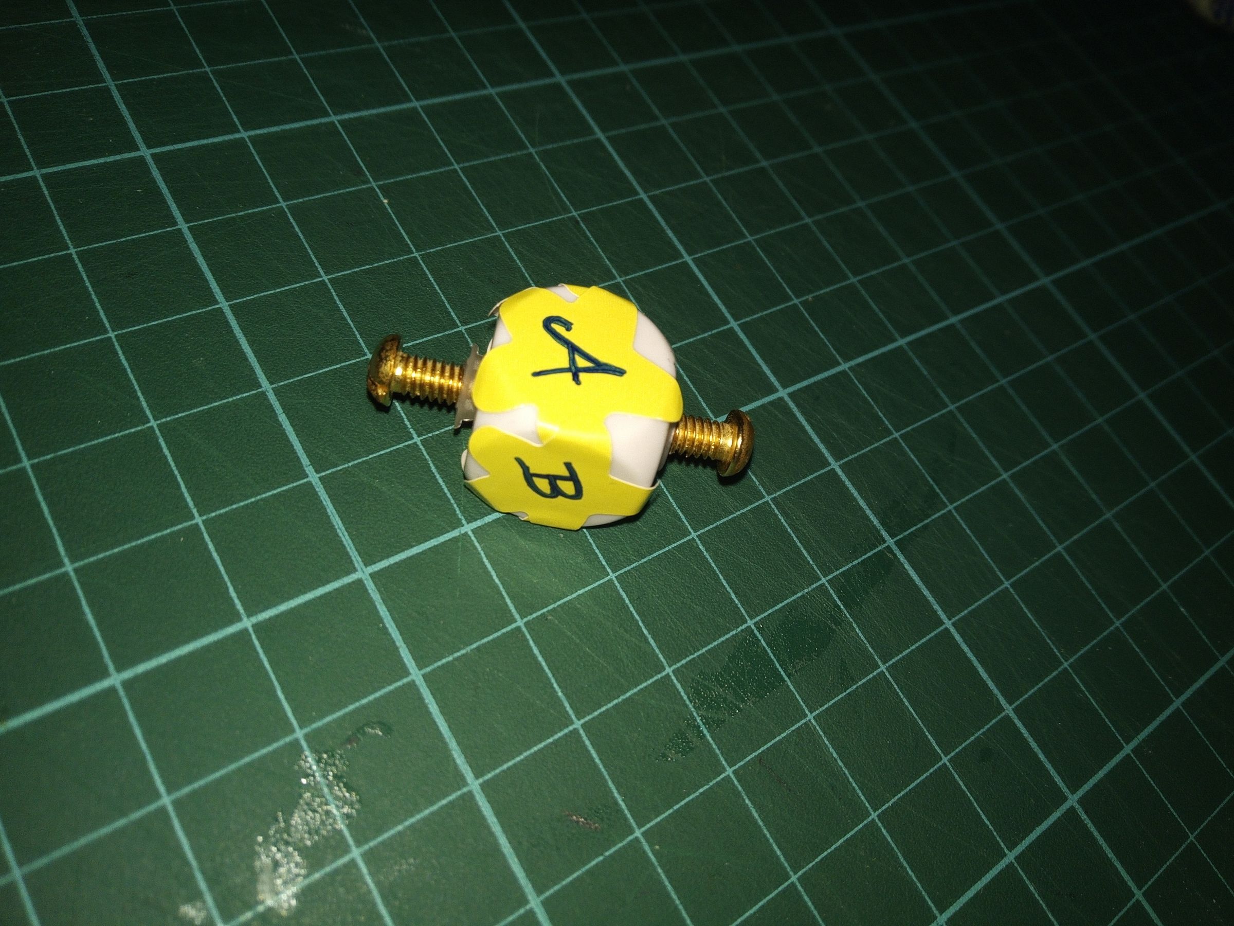 4 Sides Dice From Regular Dice : 4 Steps - Instructables