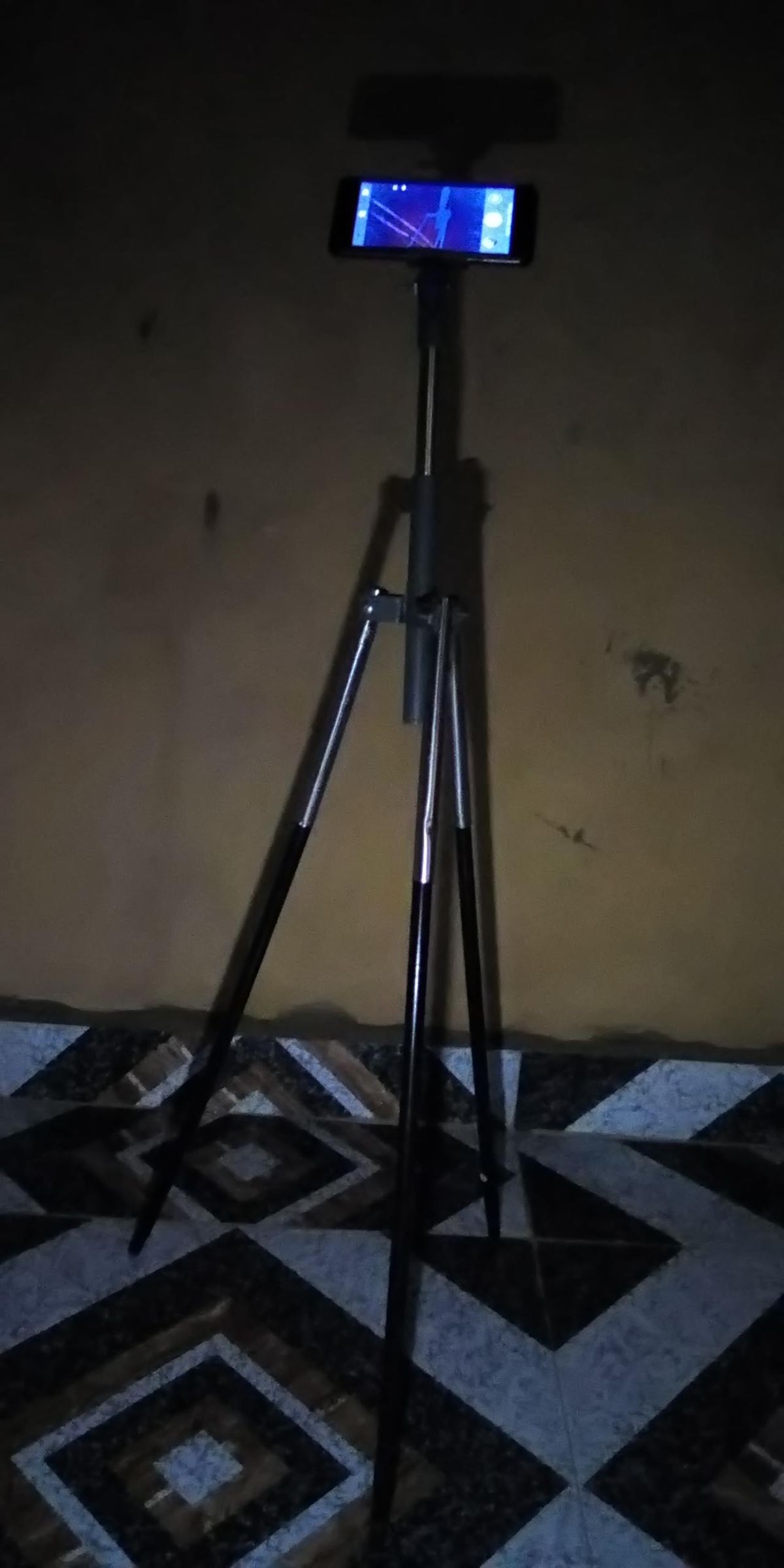 Make Your Own Tripod Stand : 6 Steps - Instructables