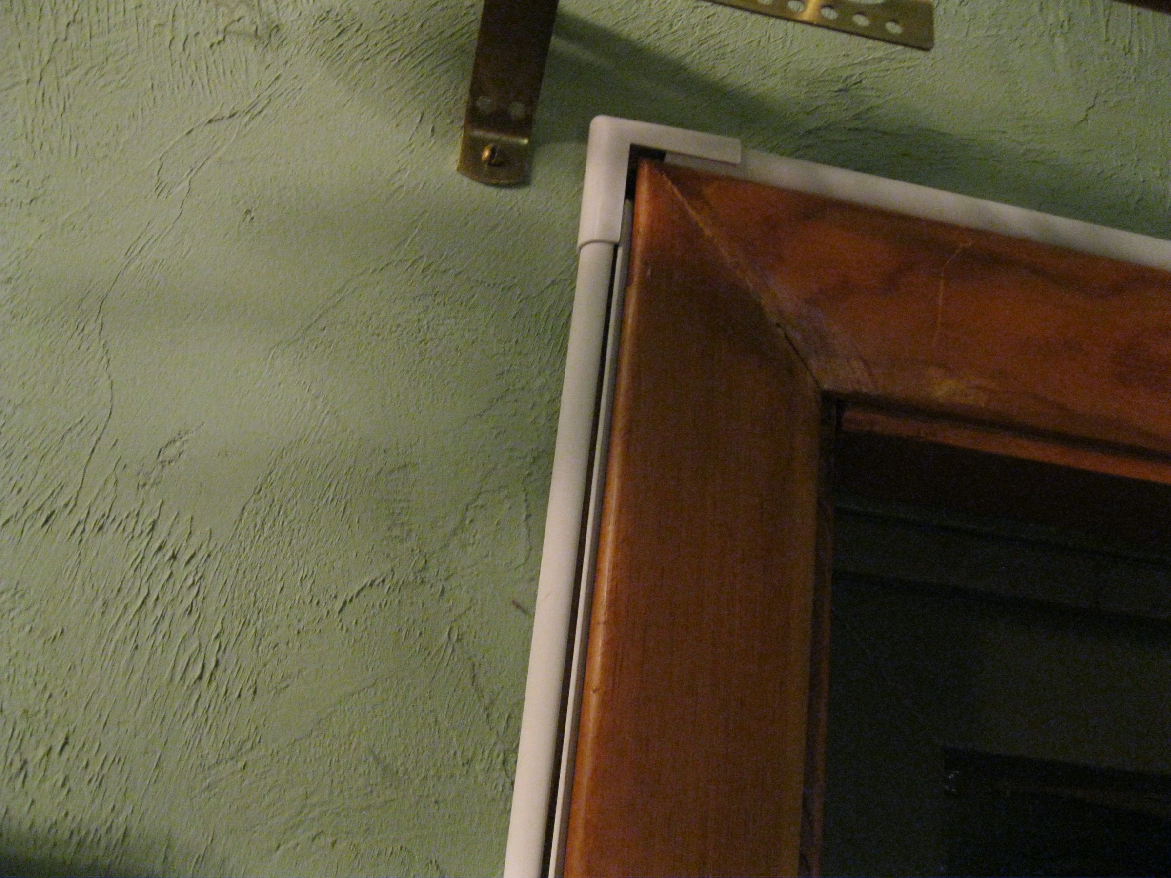 Speaker Wires Under Baseboards : 8 Steps (with Pictures) - Instructables