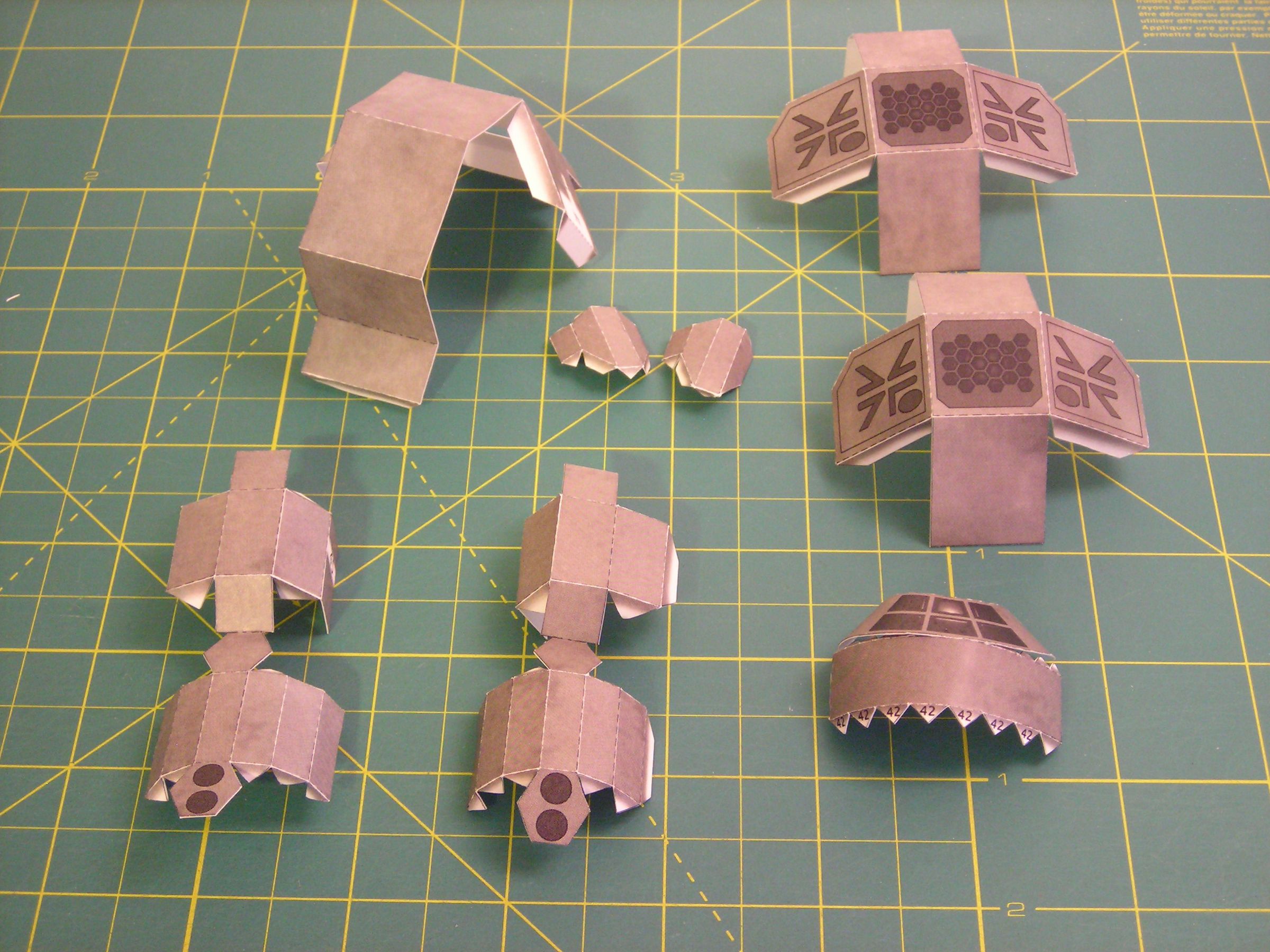 Walking Papercraft Mech Warrior : 20 Steps (with Pictures) - Instructables