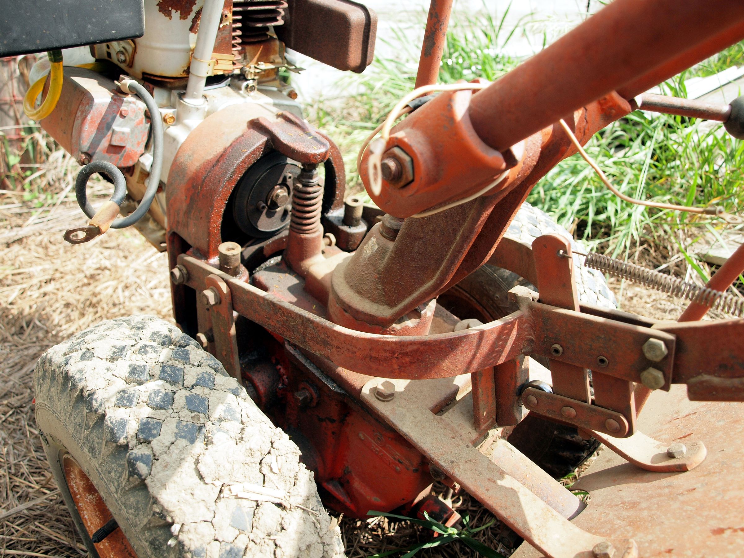 How to Resurrect and Fix a Long Abandoned Rototiller. : 7 Steps (with ...