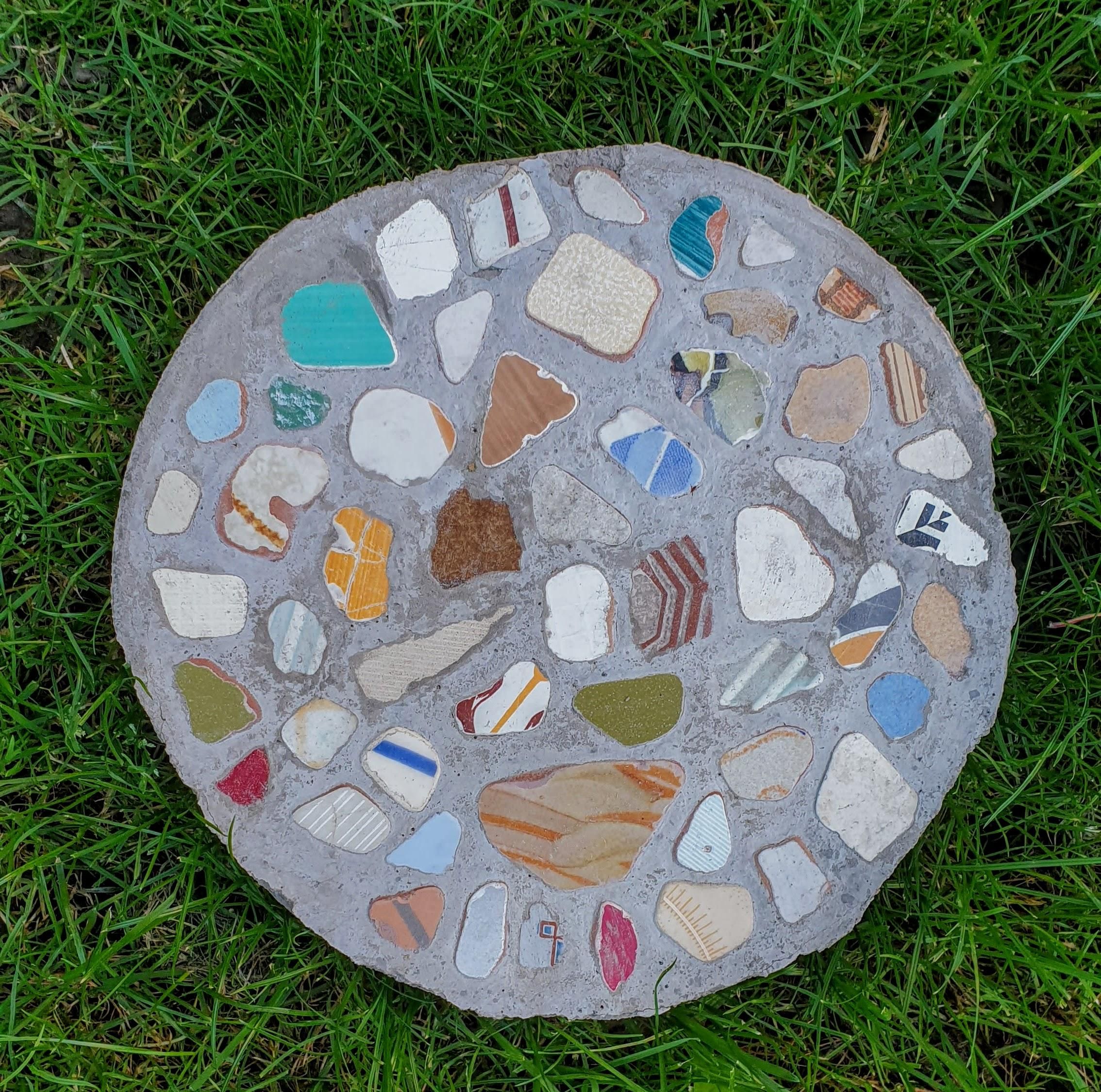 Concrete Steping Stone With Beach Tile Inlay : 6 Steps (with Pictures ...