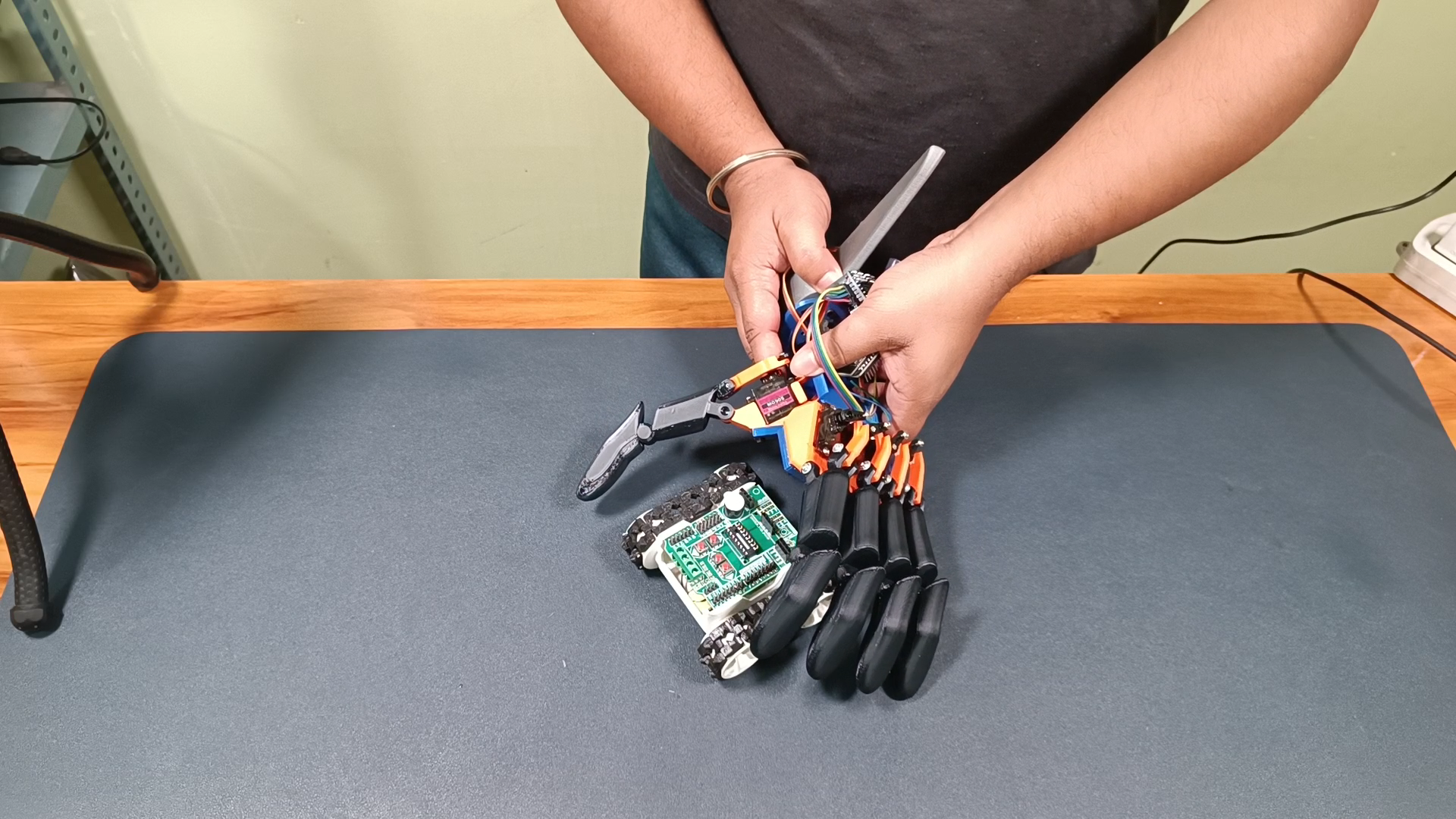 DIY 3D Printed Robotic Hand Controlled by Mobile | ESP32 + MG90 Servo ...
