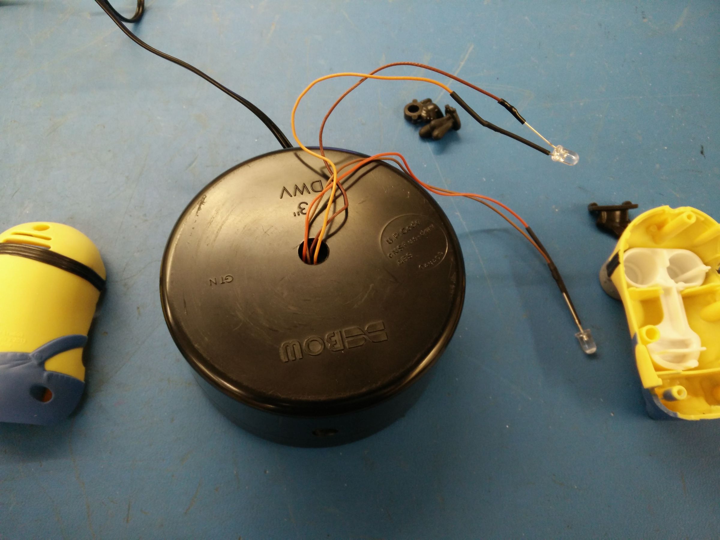 DIY Minion Night Light : 4 Steps (with Pictures) - Instructables