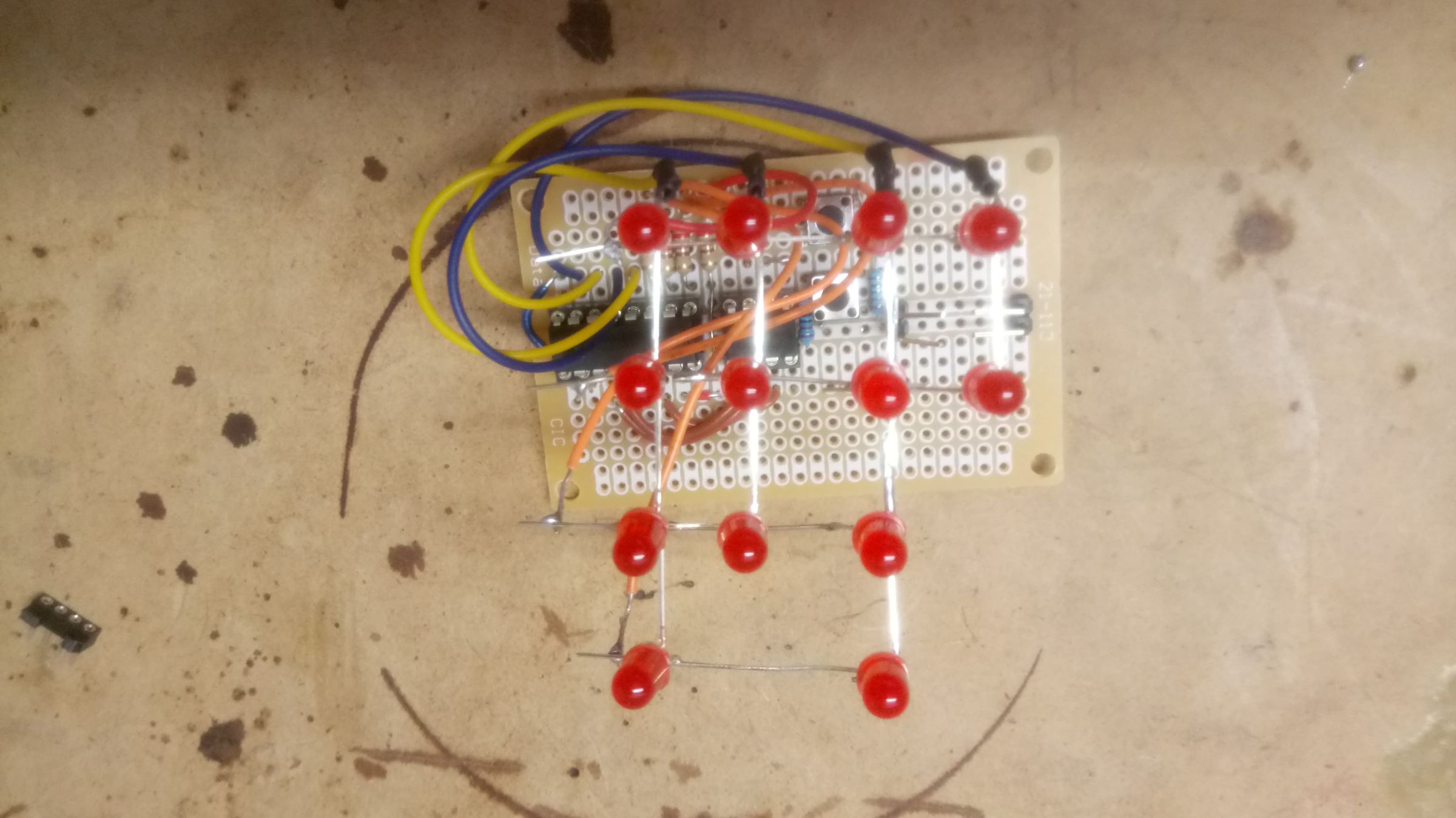 Simple Binary Clock Using Attiny85 : 10 Steps - Instructables