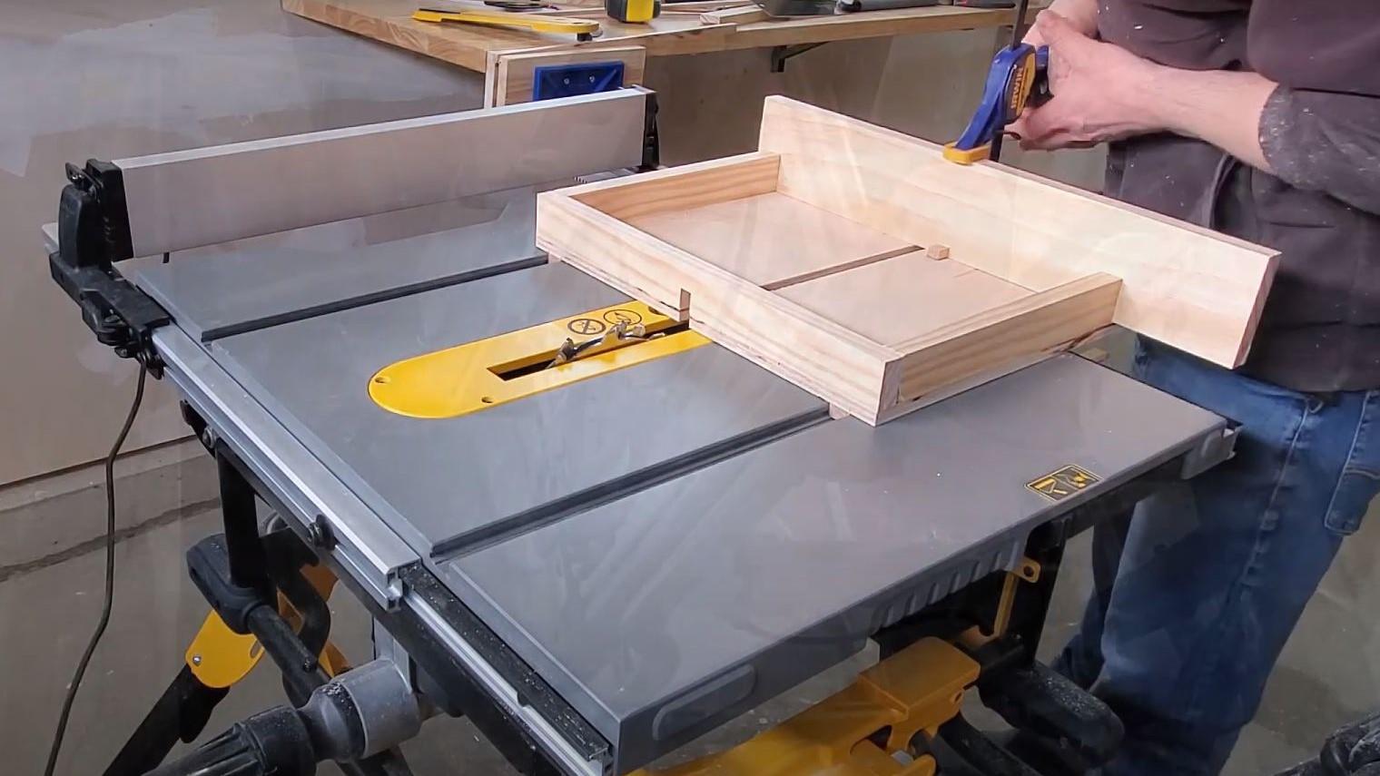 Easy Box Joint Jig | Quick Box Joints in Your Table Saw : 11 Steps ...