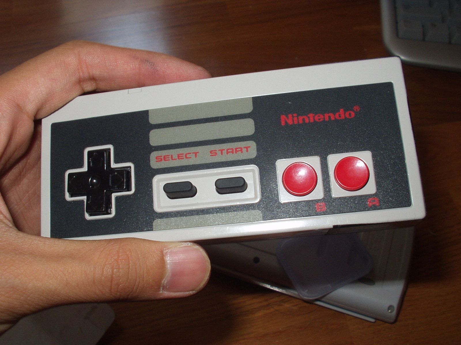 NES Controller Cellphone : 9 Steps (with Pictures) - Instructables