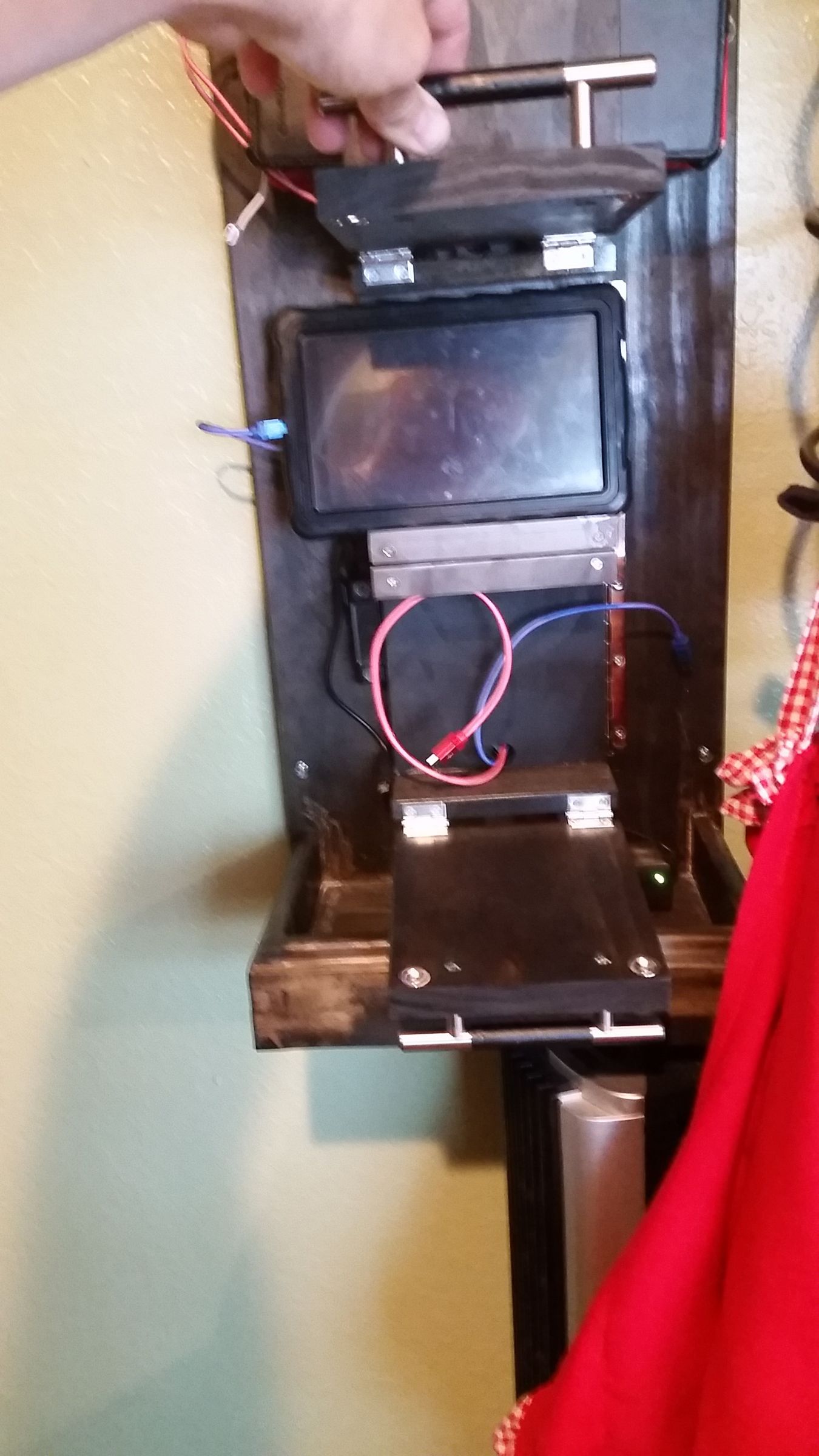 Tablet Charging Station : 5 Steps - Instructables