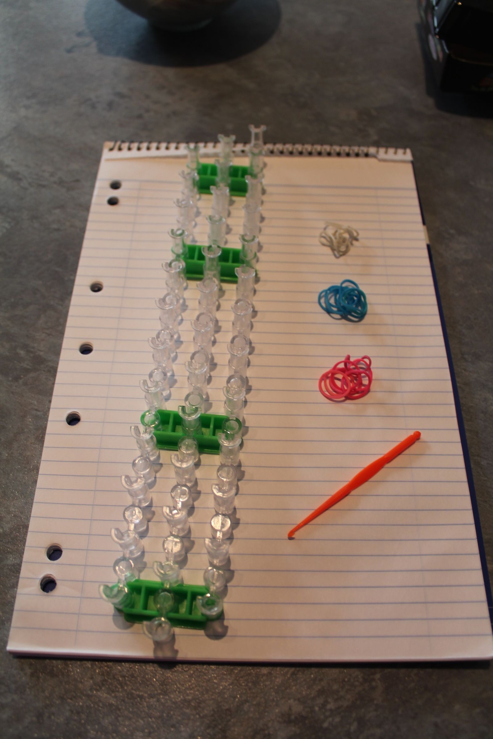 Rainbow Loom How-to: Zippy Chain : 16 Steps (with Pictures) - Instructables