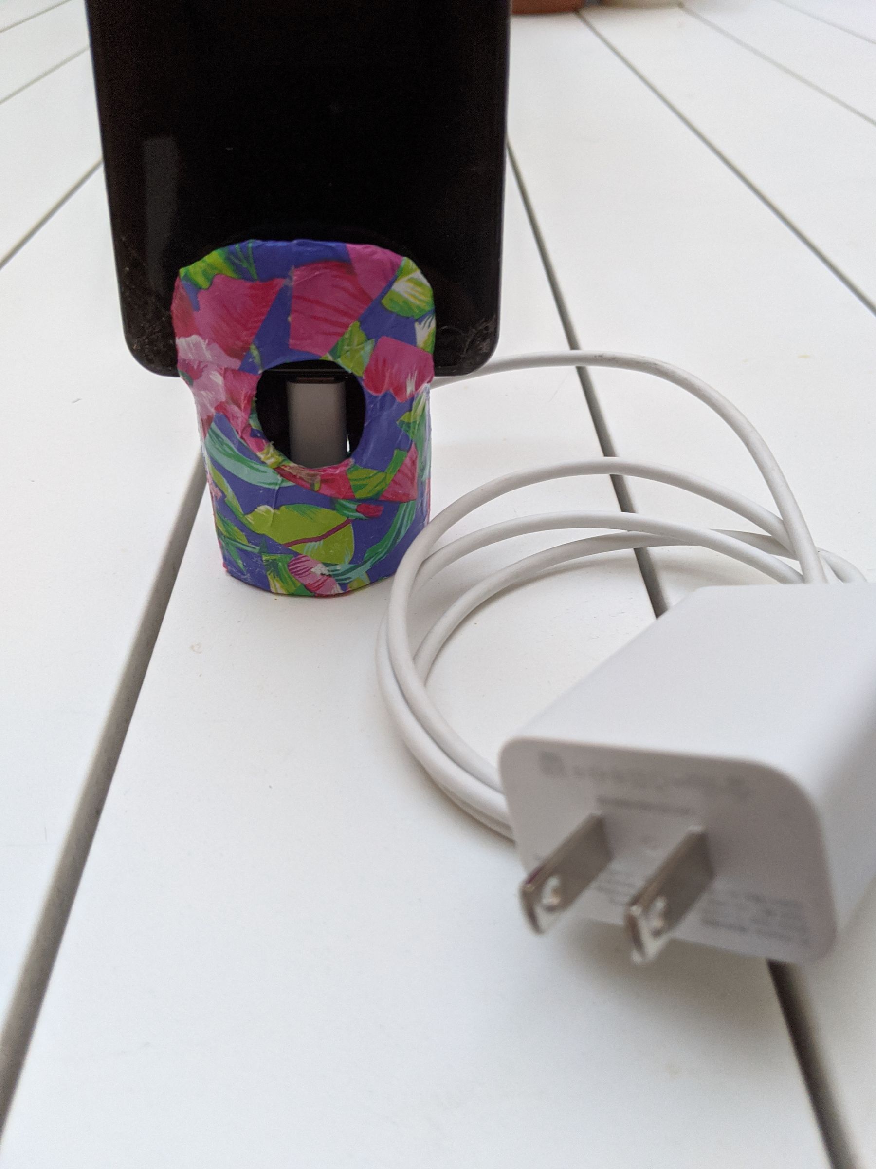 Tiny Upcycled Smartphone Stand : 9 Steps (with Pictures) - Instructables