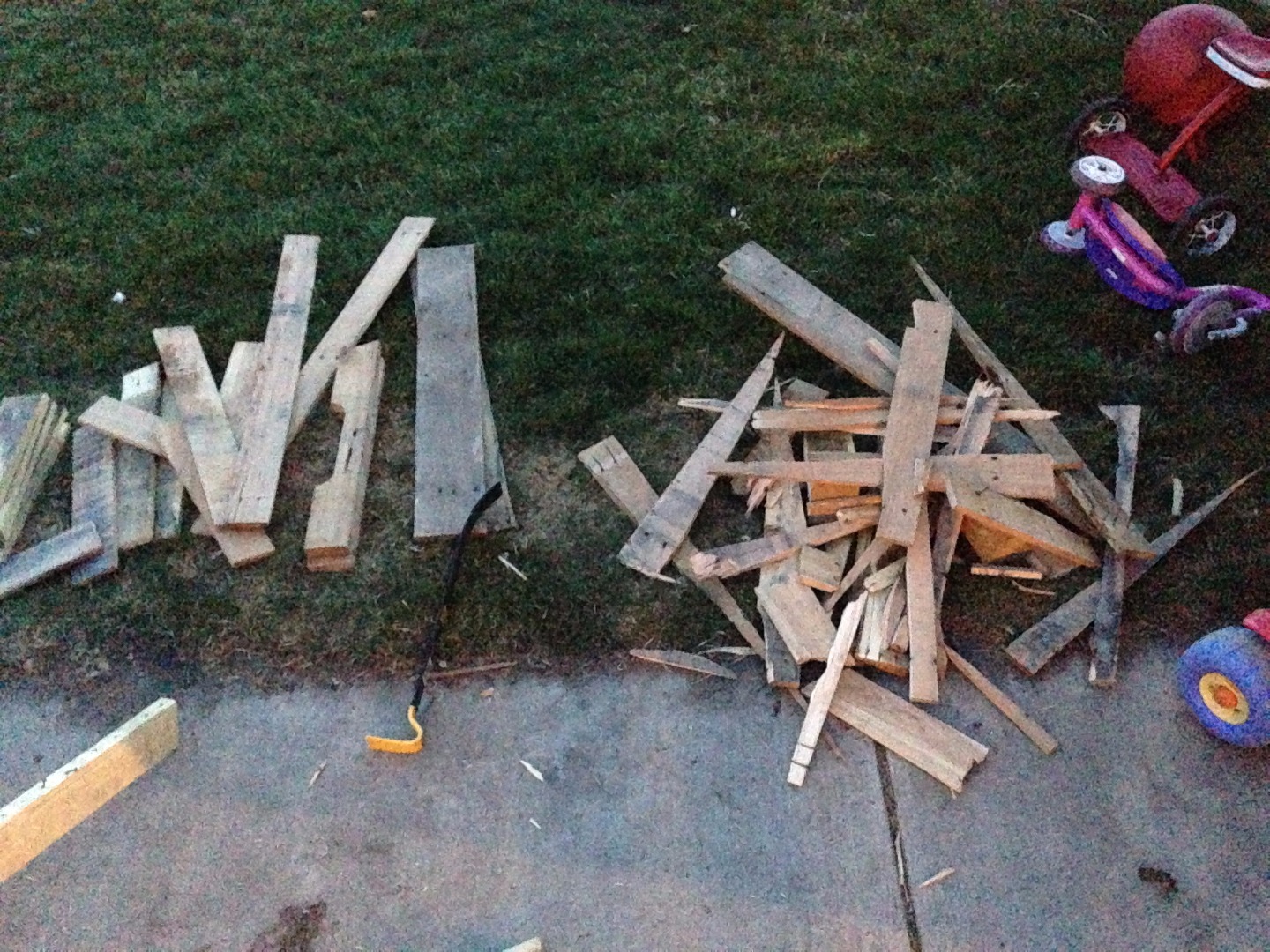 Colorful Wood Pallet Wall and Sliding Barn Door : 4 Steps (with ...