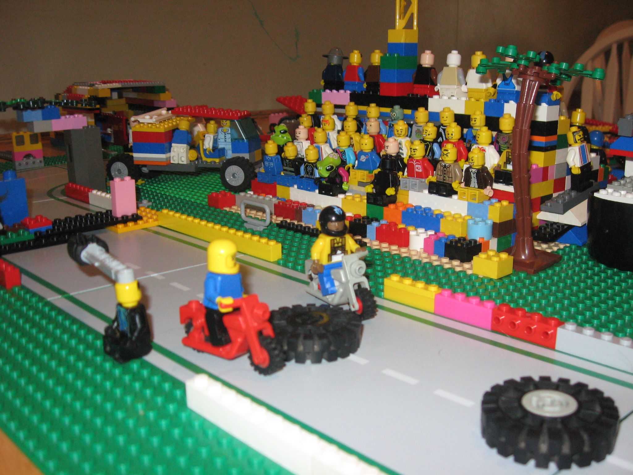 Lego Motocross - Wipeout Style! : 4 Steps - Instructables