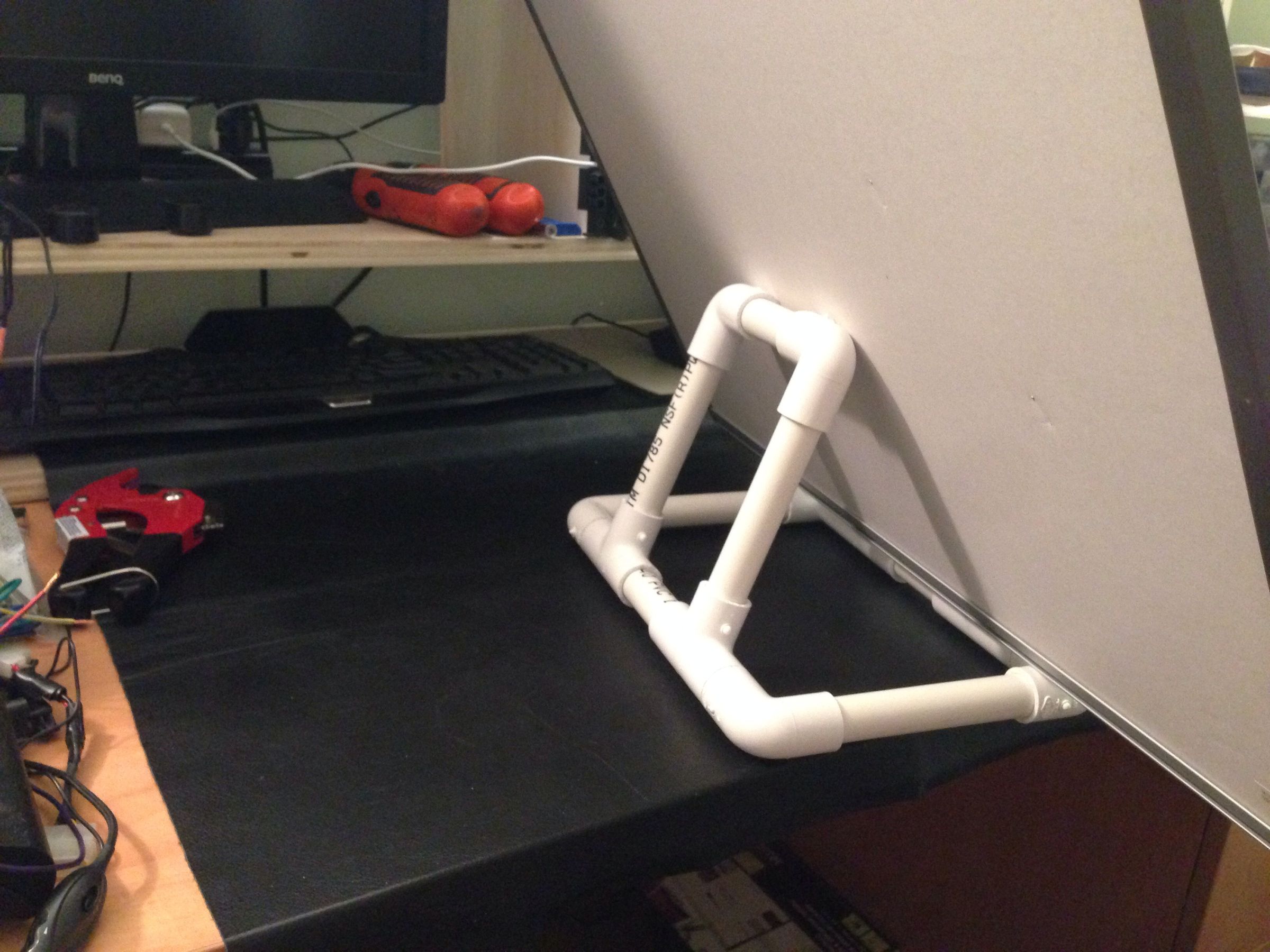 PVC Dry-Erase Board Stand : 4 Steps - Instructables